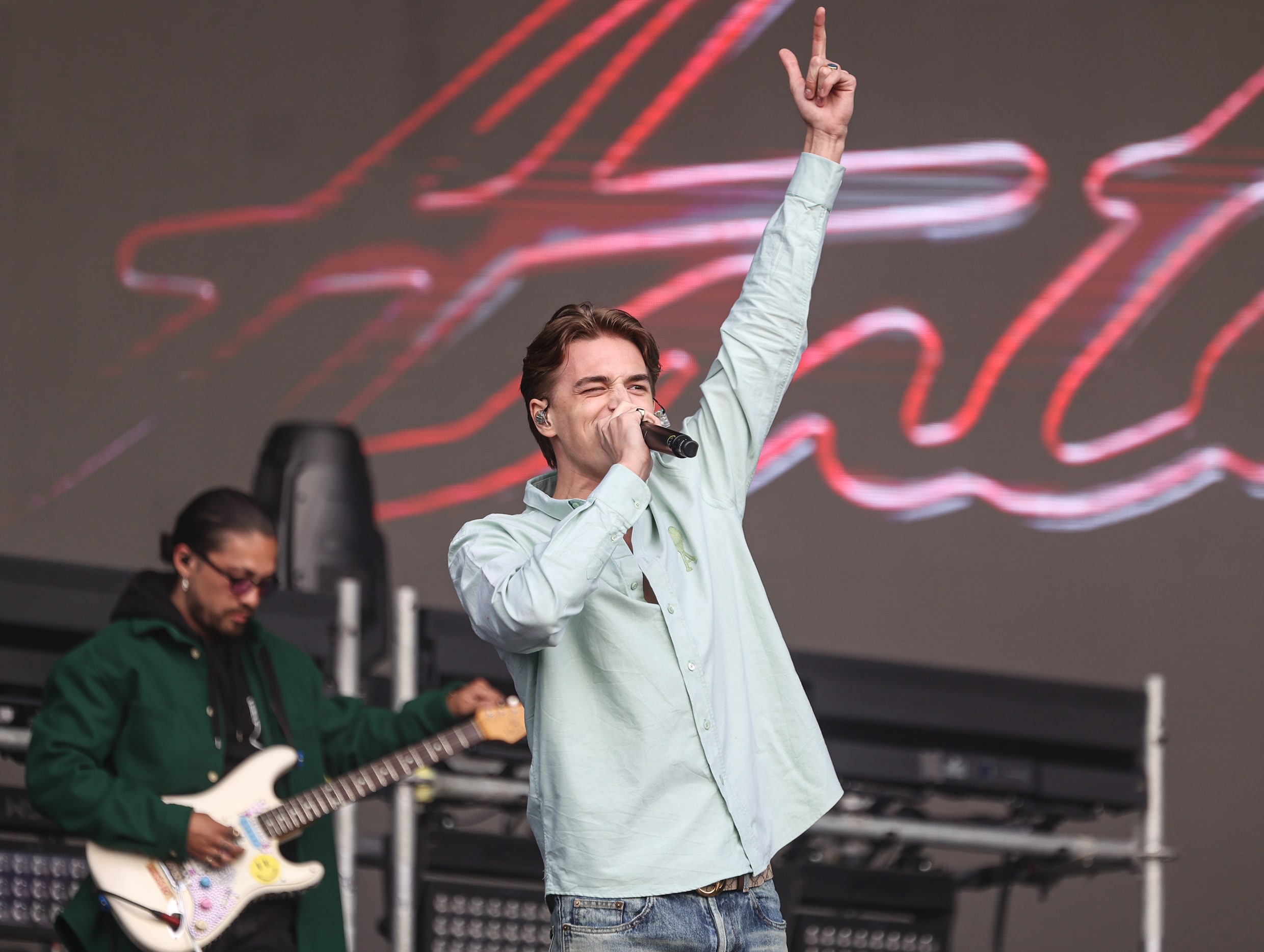 Zanger Antoon is niet van de straat, eerder van de hockeyclub – maar ...