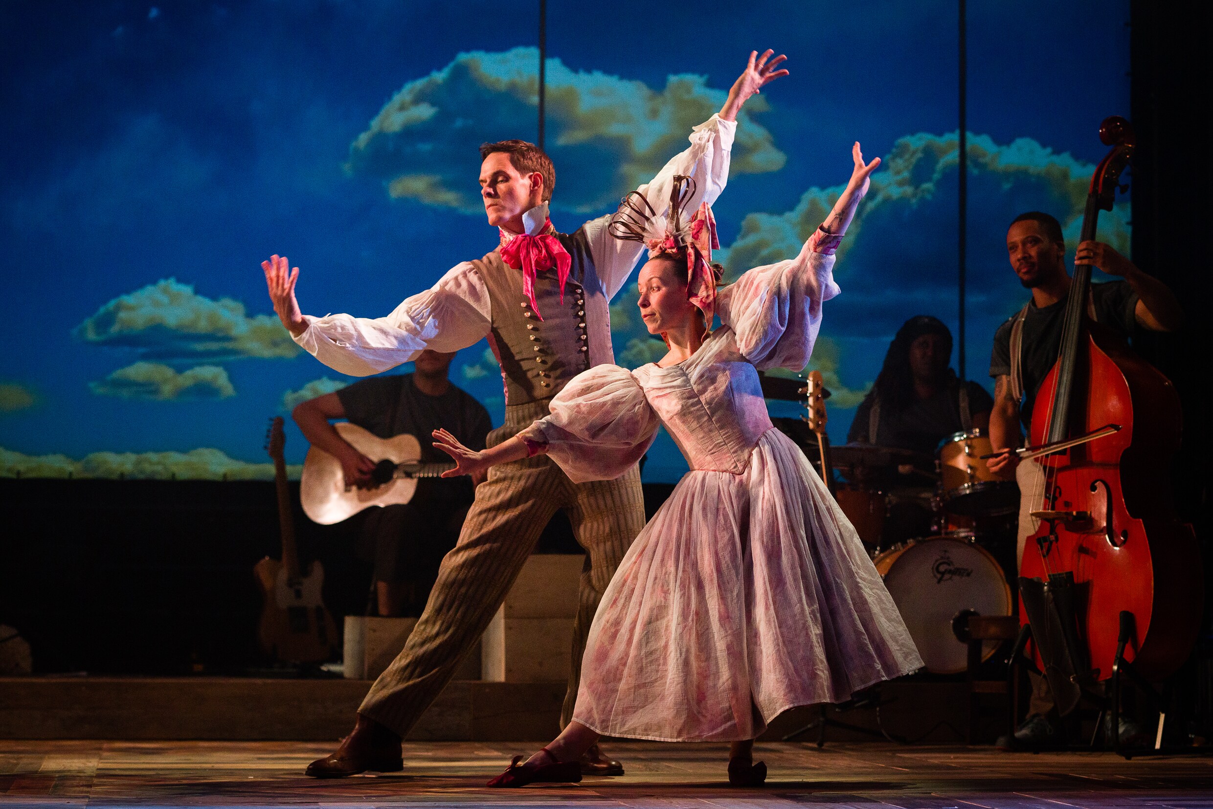 ‘Wuthering Heights’ is sprankelend muziektheater vol duistere elementen ...