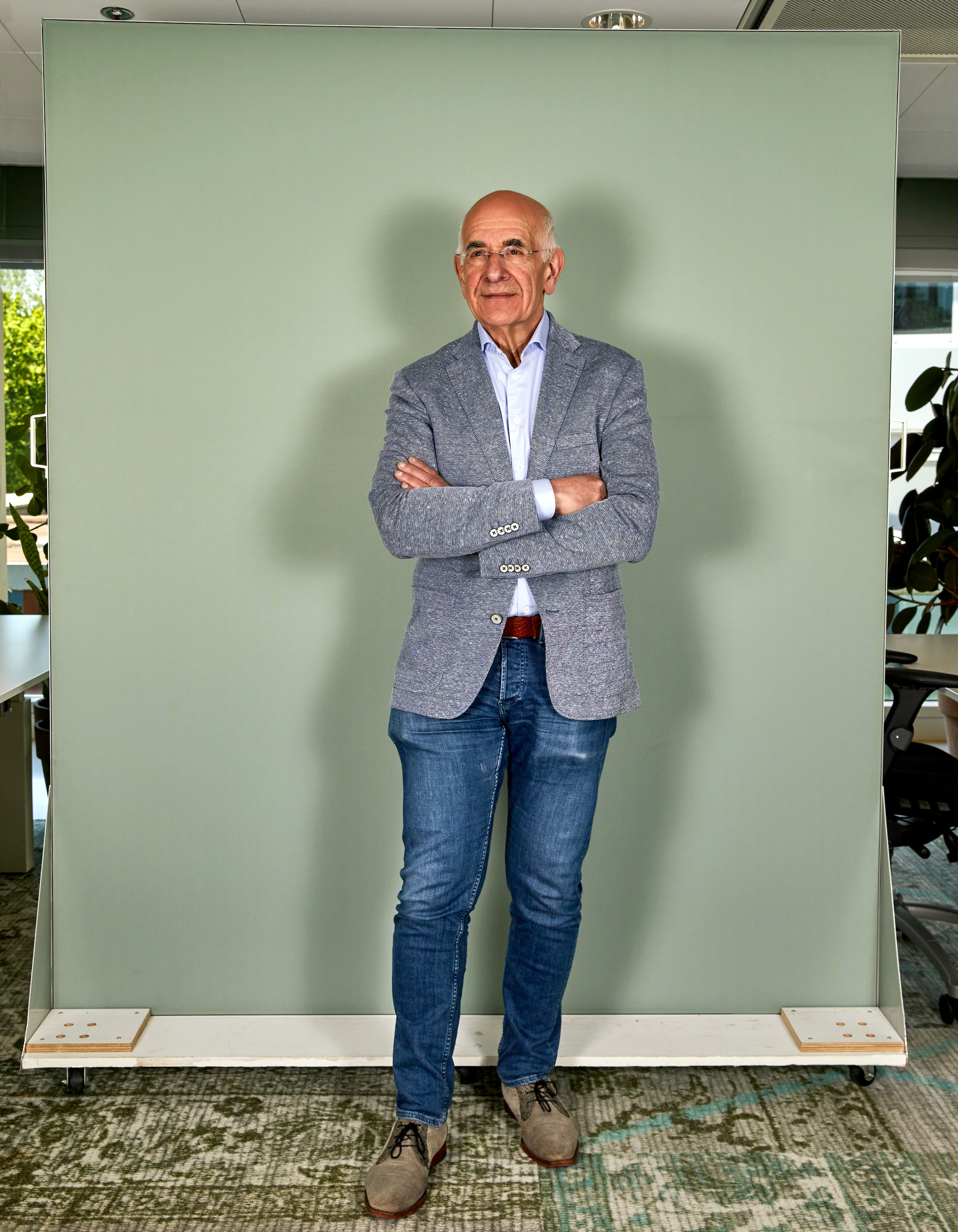 Frits Spits: ‘Mijn werk was mijn reddingsboei. Muziek en taal zorgden ...