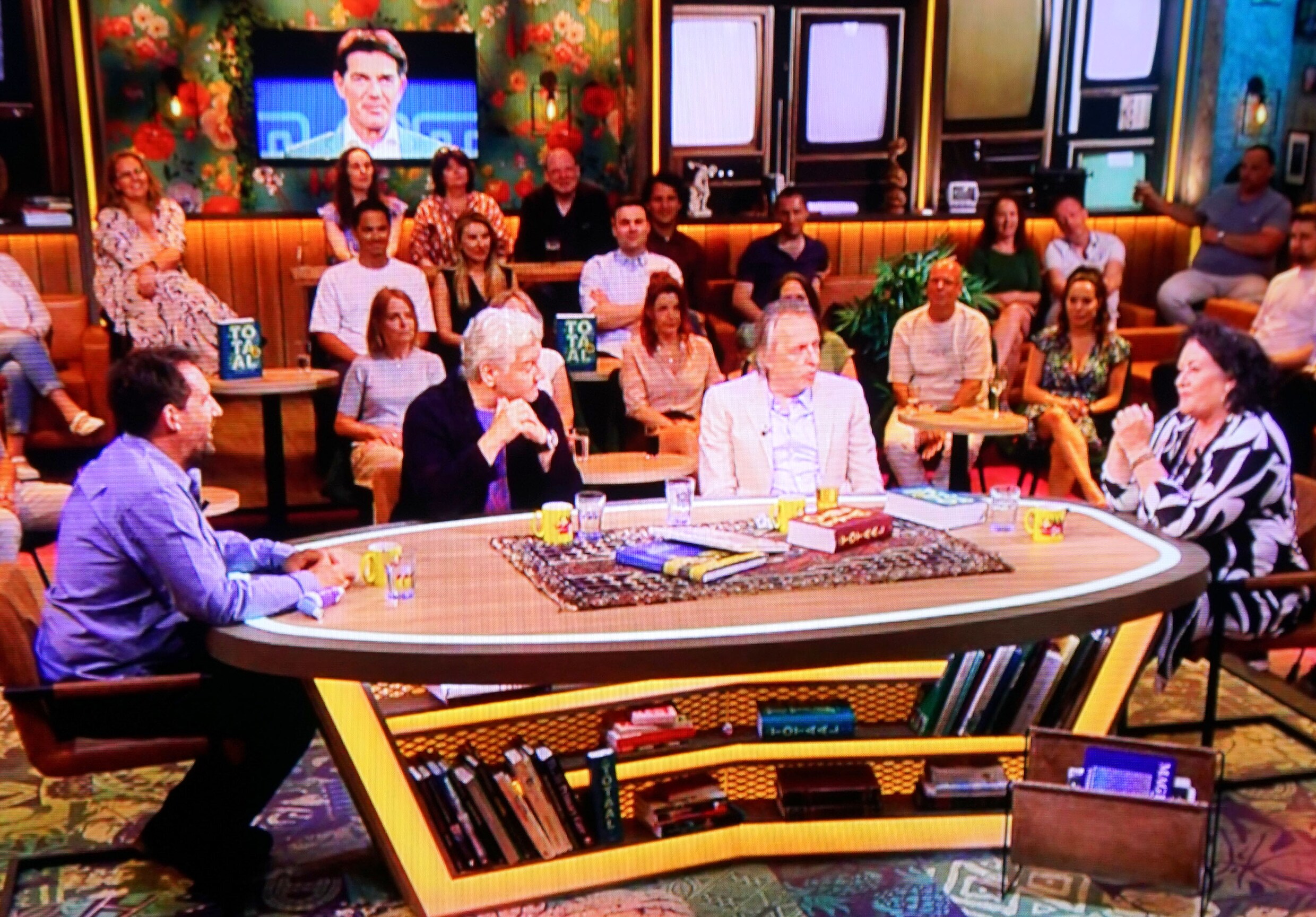 Caroline van der Plas gaf zich, verstandig, over aan de zomerzotte ...