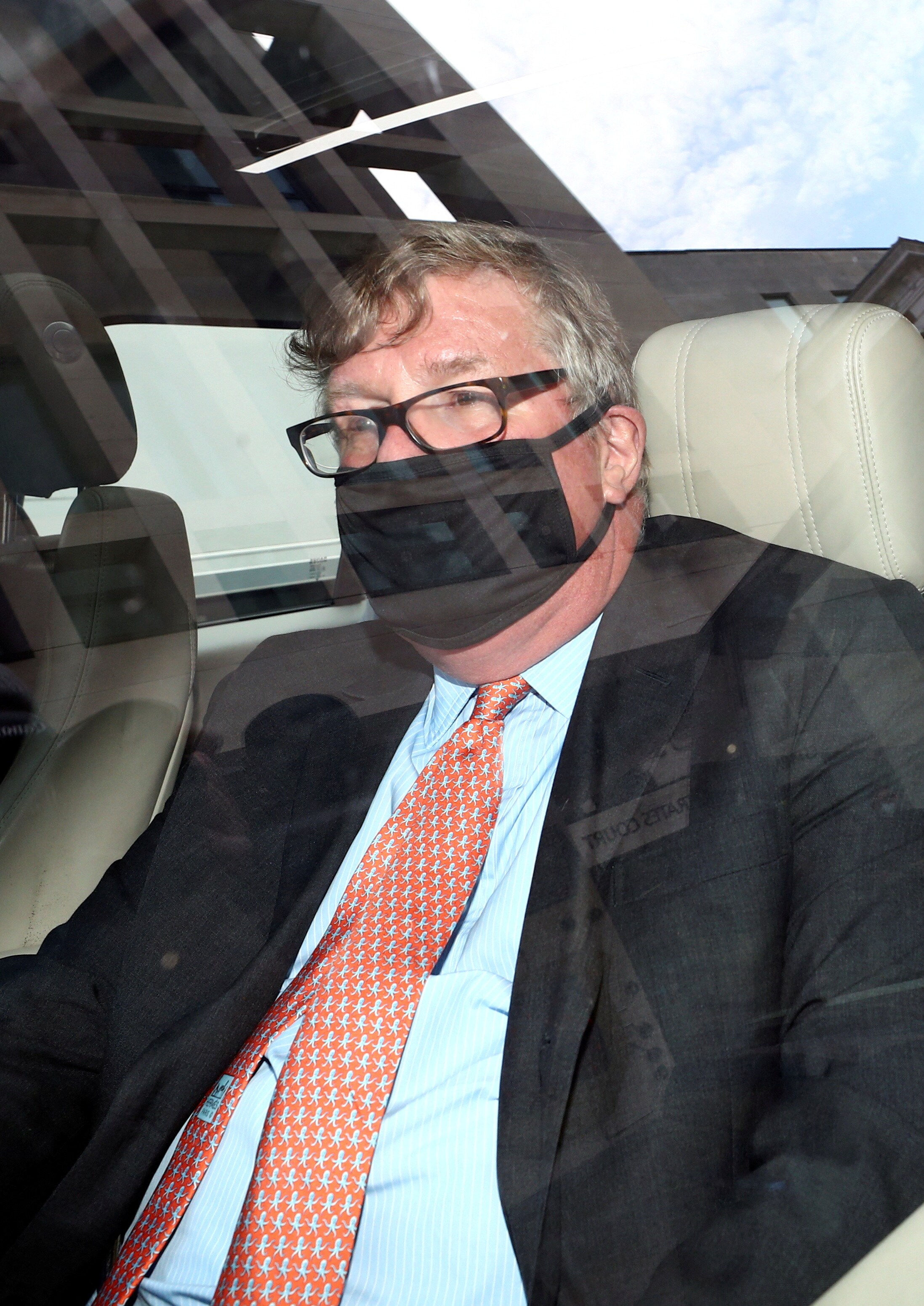 Van hedgefondskoning tot paria van The City; de val van Crispin Odey na aantijgingen van ...