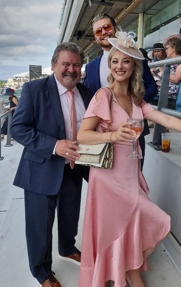 Charles maakt zijn koninklijke debuut op Royal Ascot, hét ...