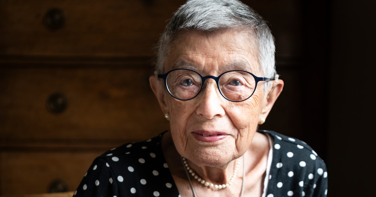 Toos is 100 jaar: ‘Door mijn verlegenheid dacht ik niet geschikt te ...