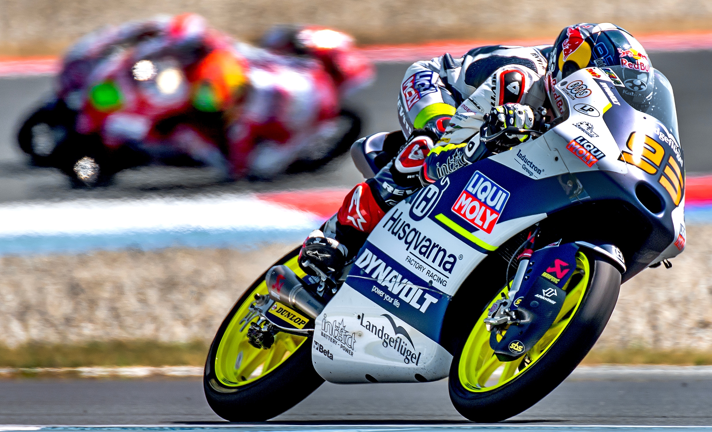 Het grote doel van vader en zoon Veijer: een plek tussen de elite van de motorsport | de Volkskrant