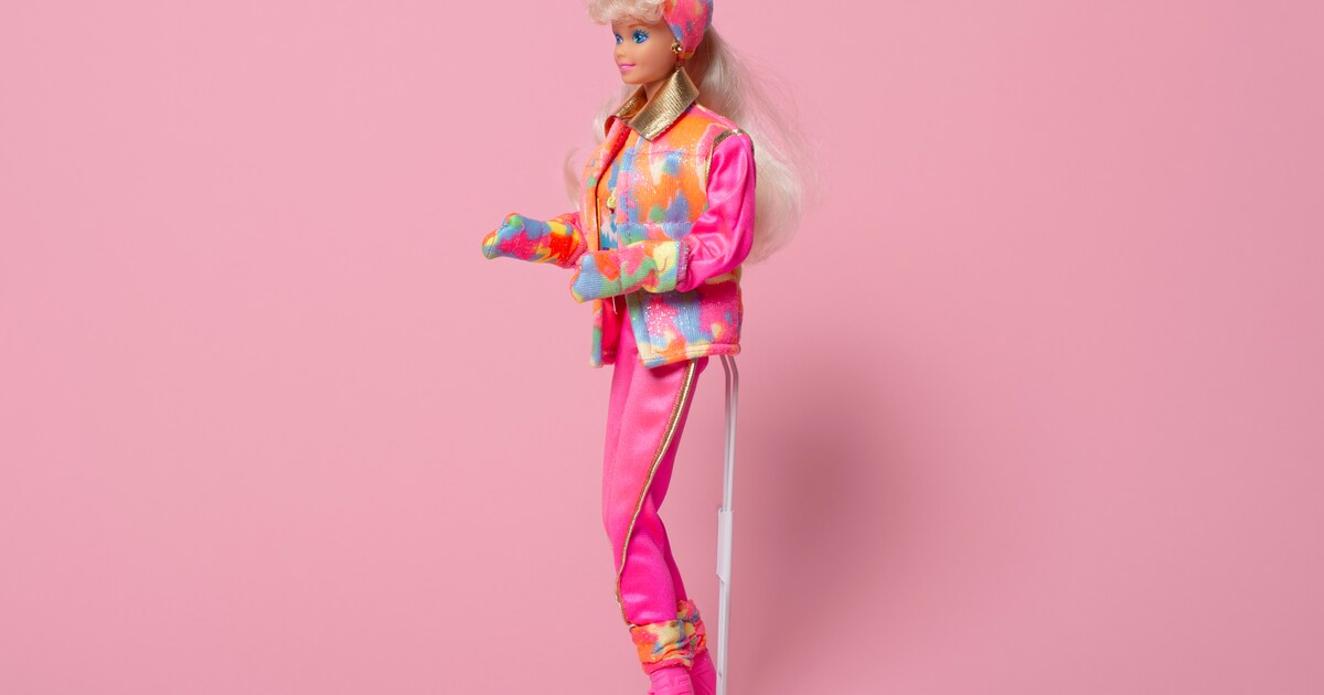 Hoe Barbie haar figuurtje weer in een modern vrouwbeeld ritste | de ...