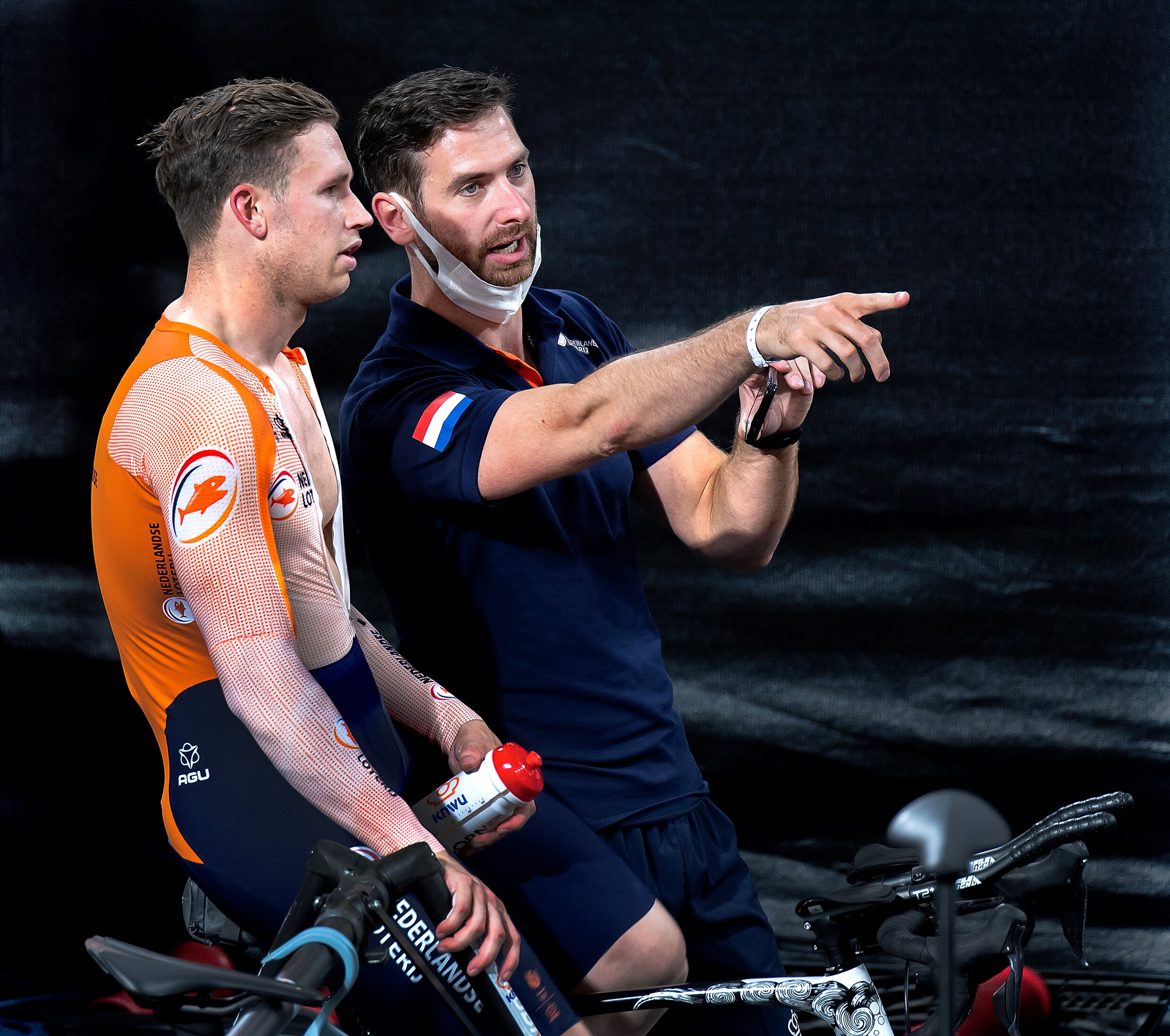 De succesvolle bondscoach Hugo Haak is terug op de wielerbaan, maar nu ...
