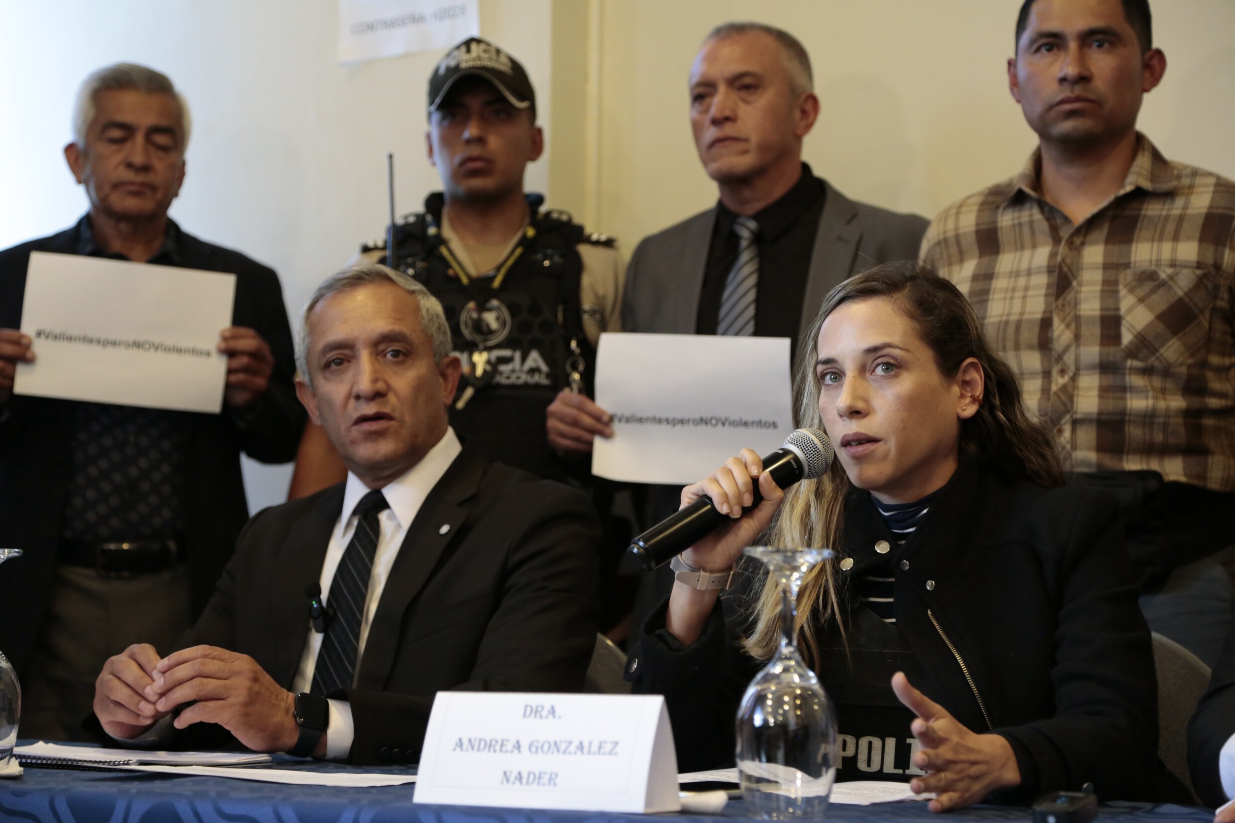 Andrea González Nader volgt vermoorde Ecuadoraanse presidentskandidaat ...