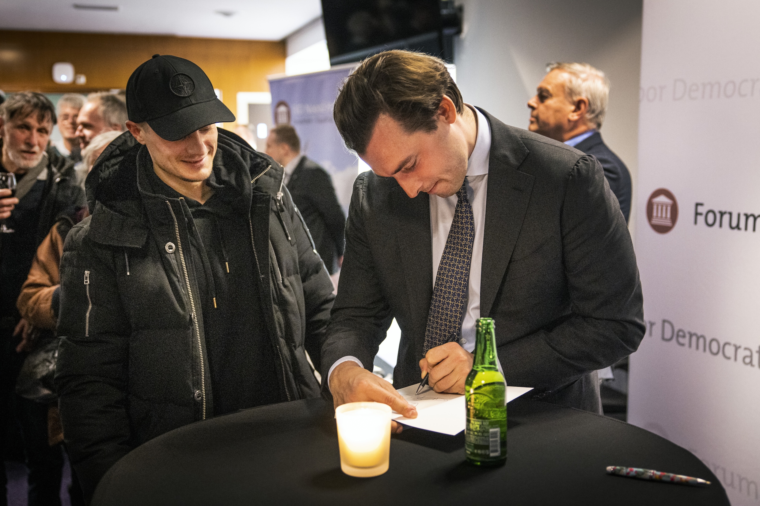 Baudet en Omtzigt maximaal gekort op Kamersalaris om neveninkomsten | de Volkskrant