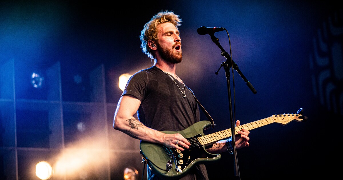 Two Feet bouwt zijn concert in Paradiso handig om zijn twee TikTokhits ...
