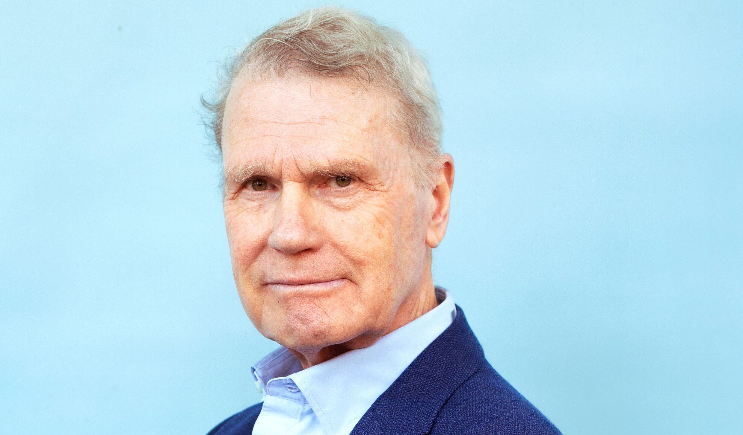 Adriaan van Dis kan Zomergasten niet presenteren wegens ‘extreme ...