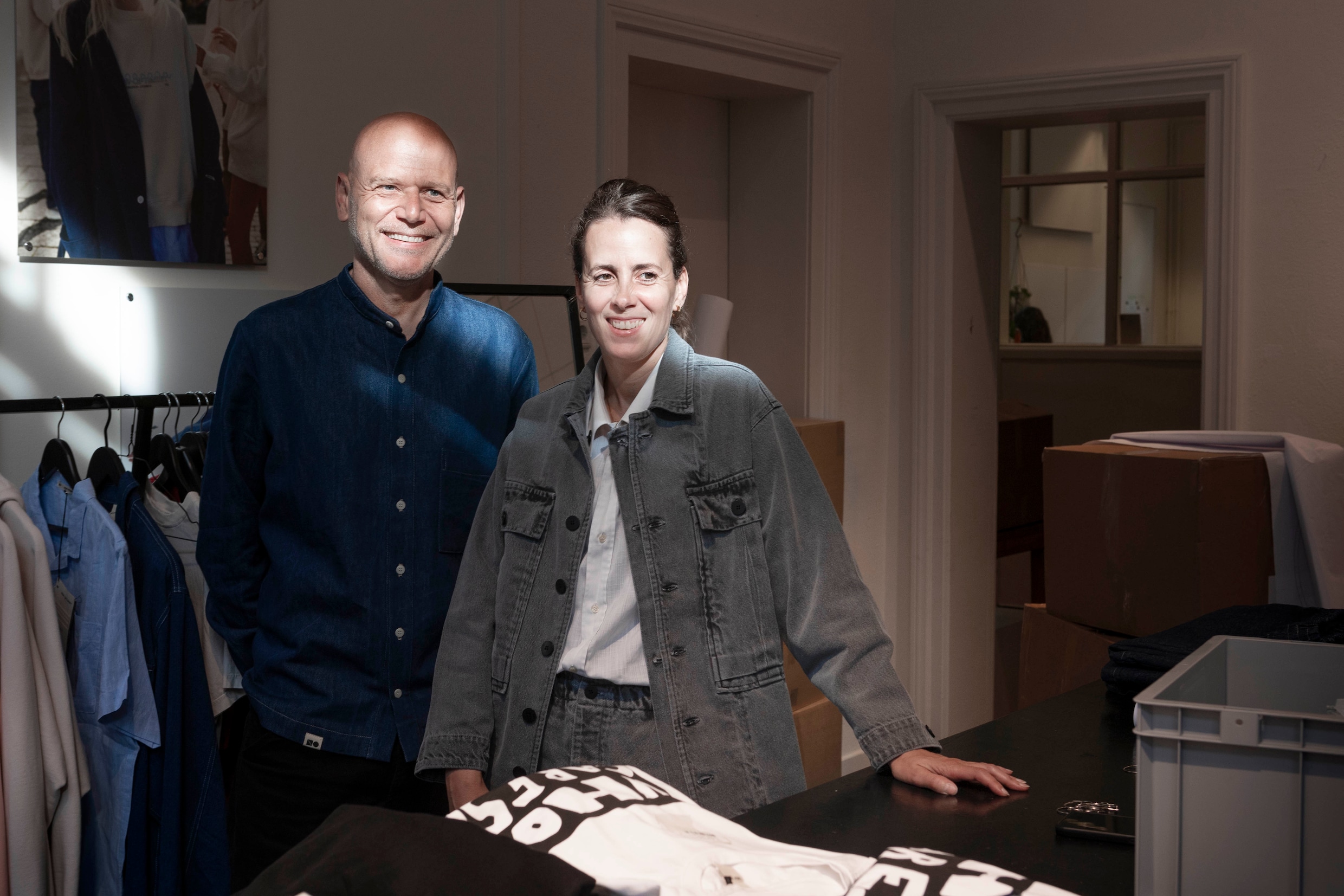 Nederlands modemerk begint met statiegeld op kleding, zodat klanten ...