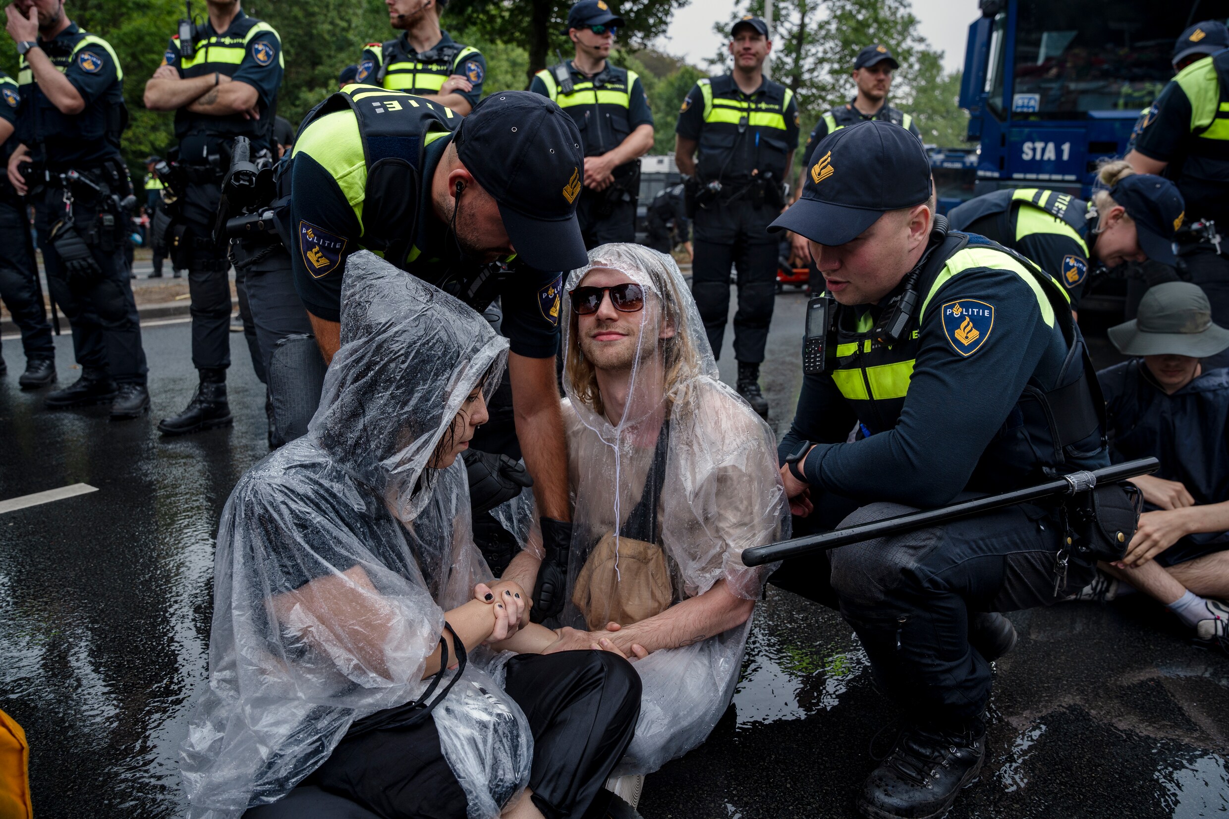 Rechterflank Tweede Kamer is klimaatblokkades van de A12 zat: ‘Wanneer gaan we ze harder ...