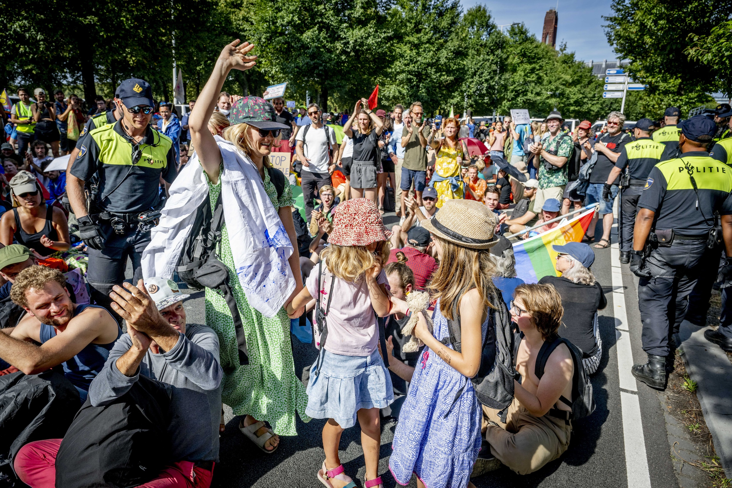 Ruim 650 demonstranten gearresteerd op de A12, aanzienlijk minder dan ...