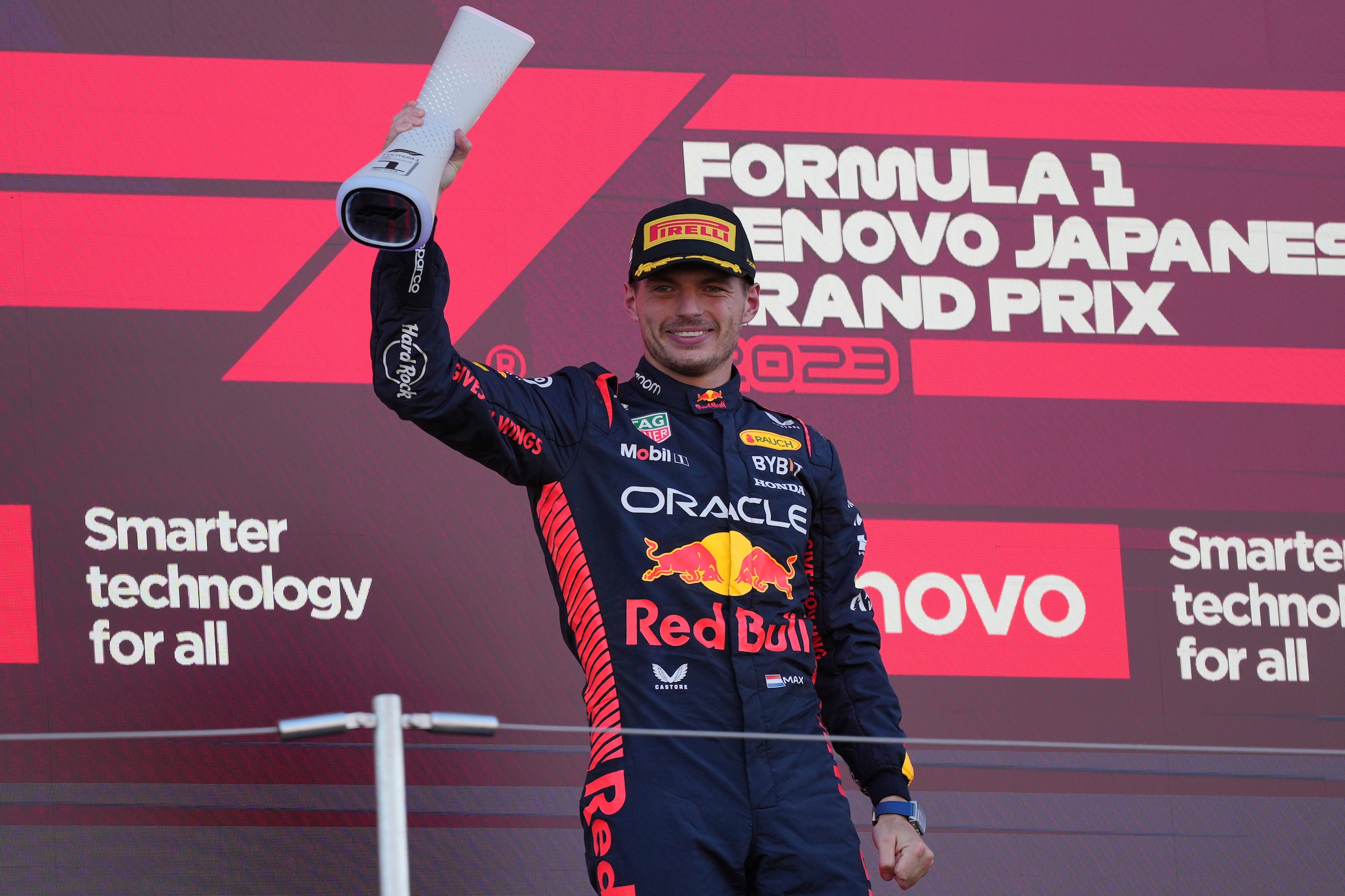 Max Verstappen gaat door waar hij gebleven was en wint gewoon weer de ...