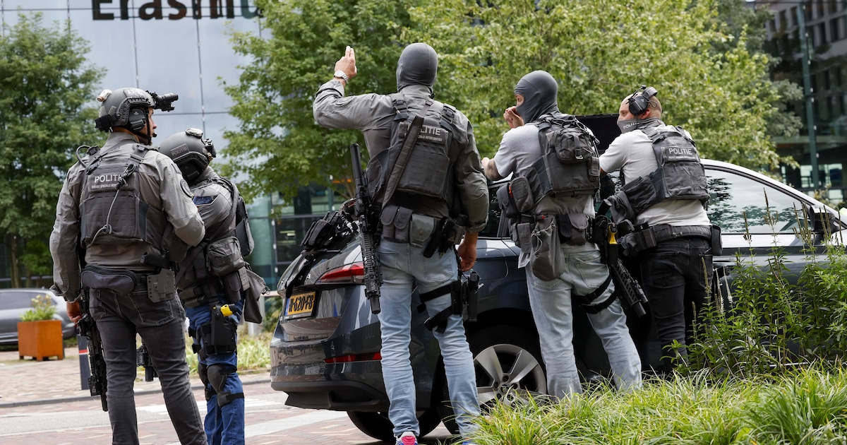 Schutter Rotterdam voorgeleid, blijft nog zeker twee weken in hechtenis ...