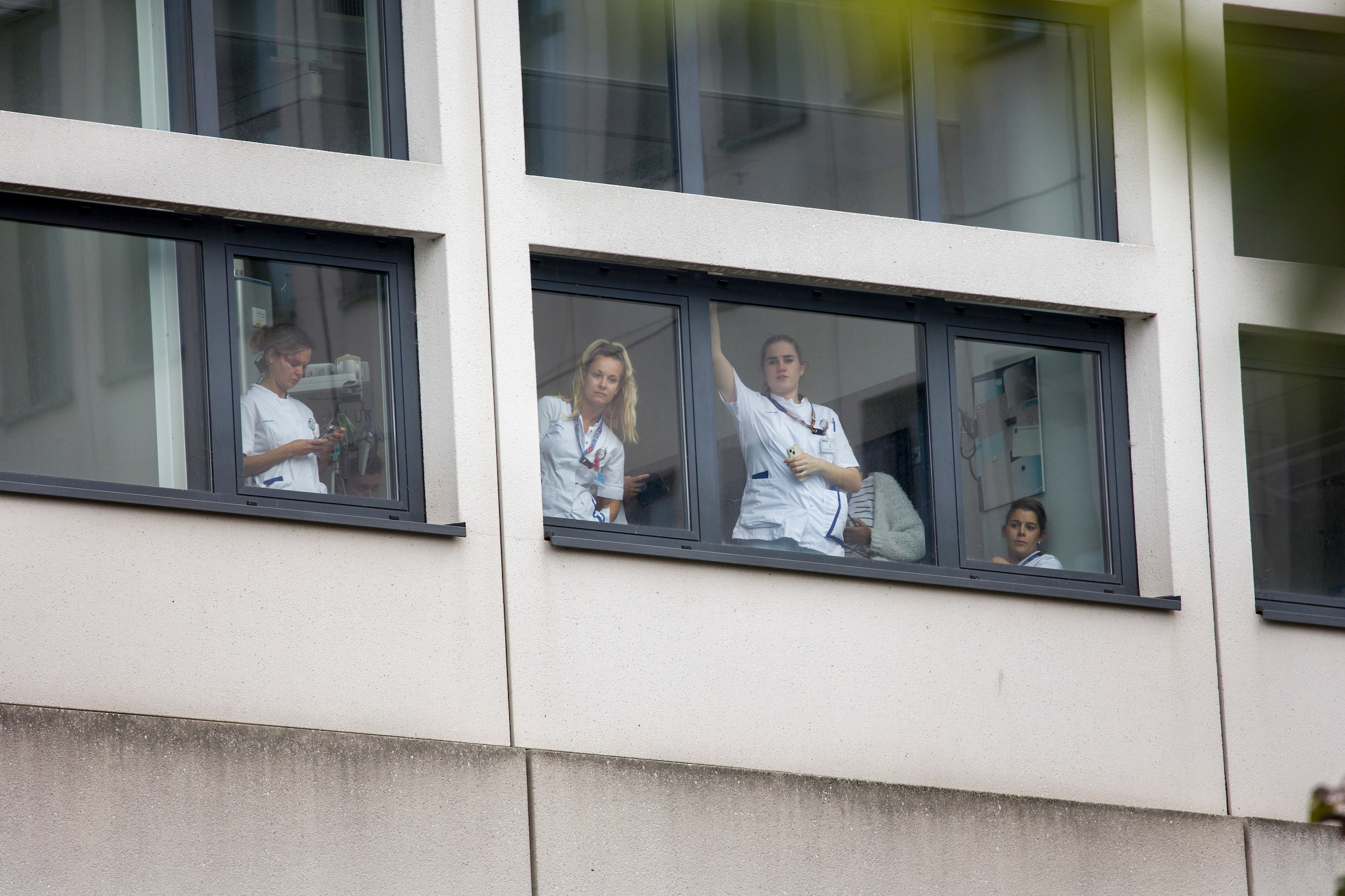 Chaos in Rotterdam: drie doden bij schietpartijen Erasmus MC, OM ...