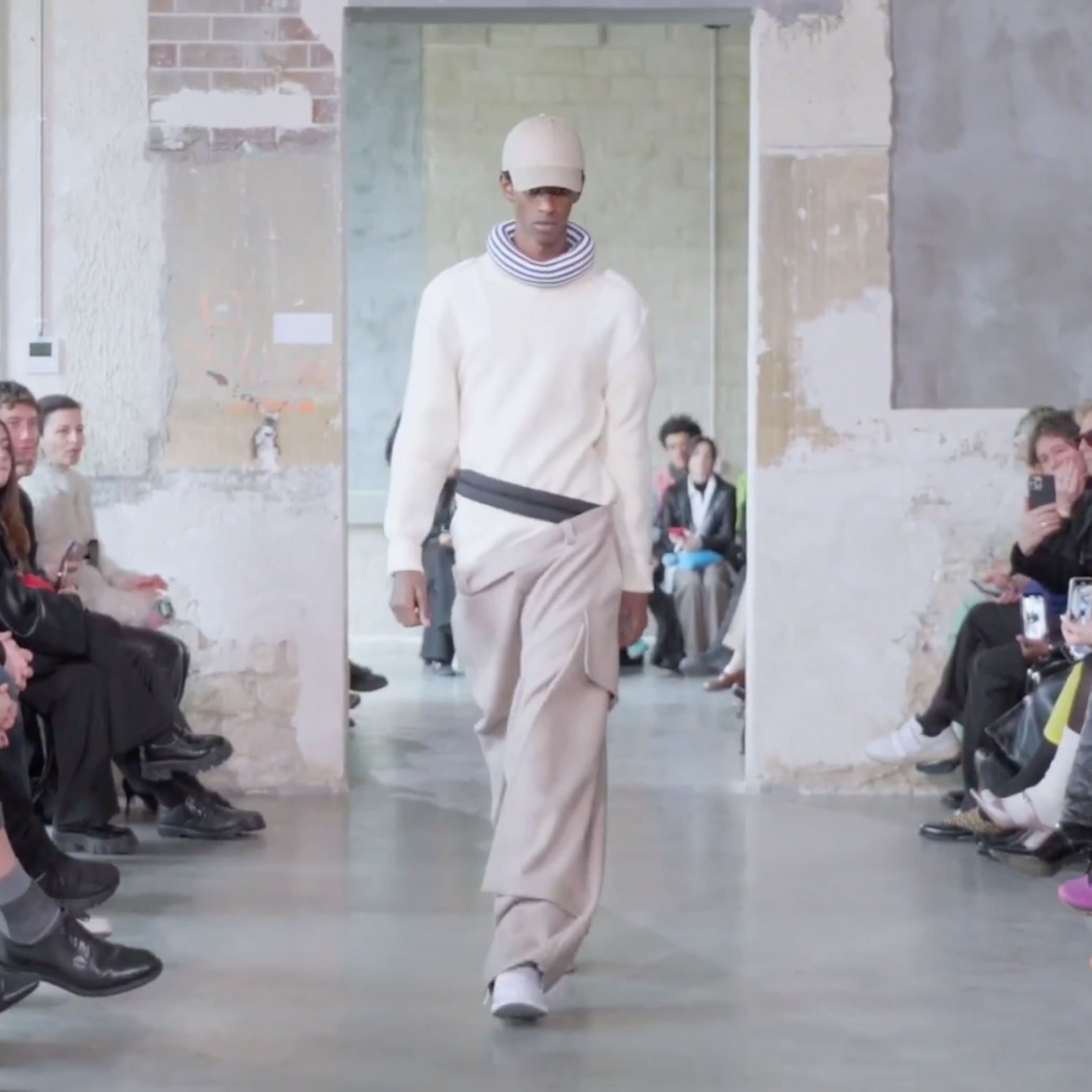 Modeontwerper Duran Lantink wil het liefst vandaag nog verhuizen naar ...