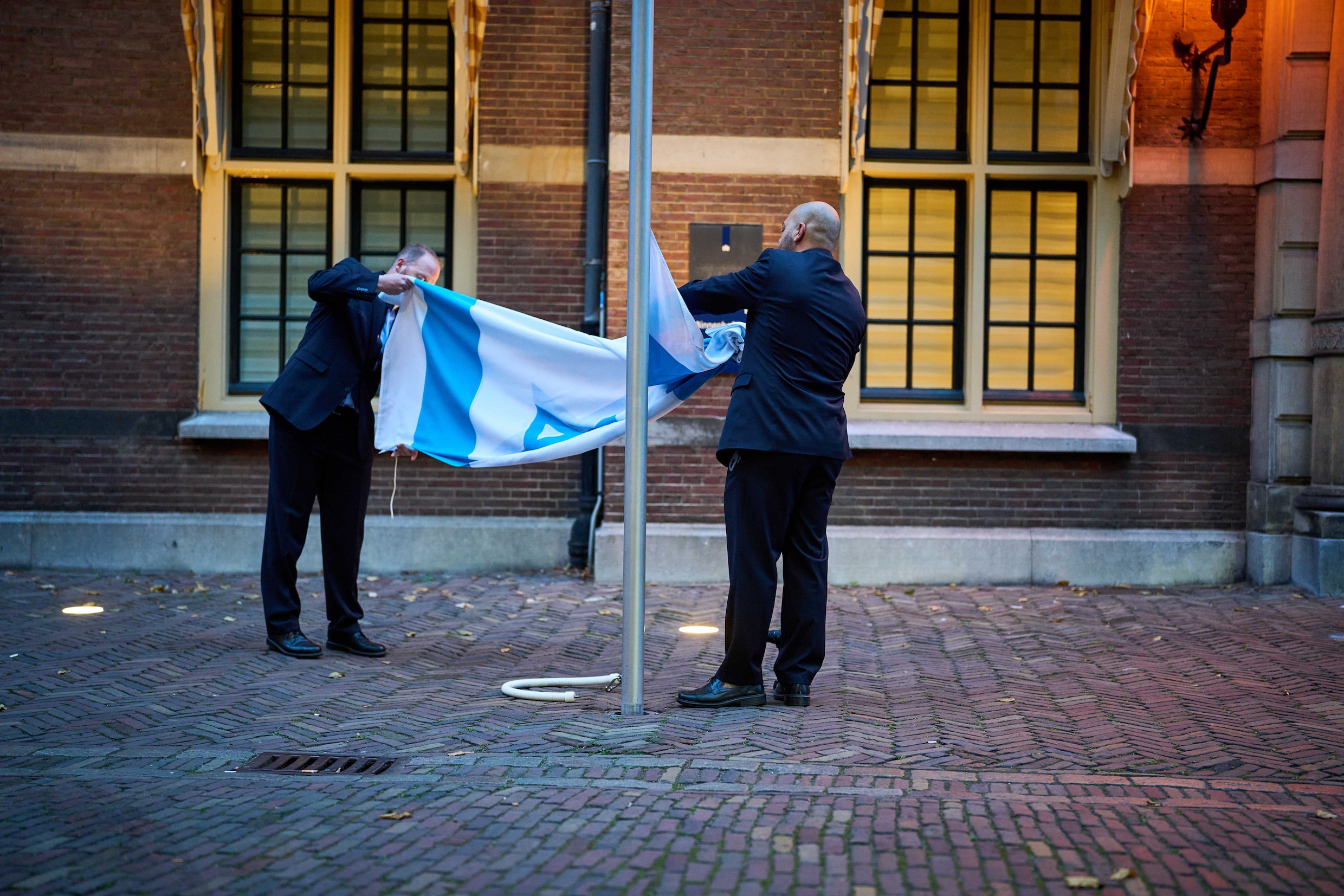 Opinie: Het laatste wat dit land nodig heeft zijn ambtenaren die ...