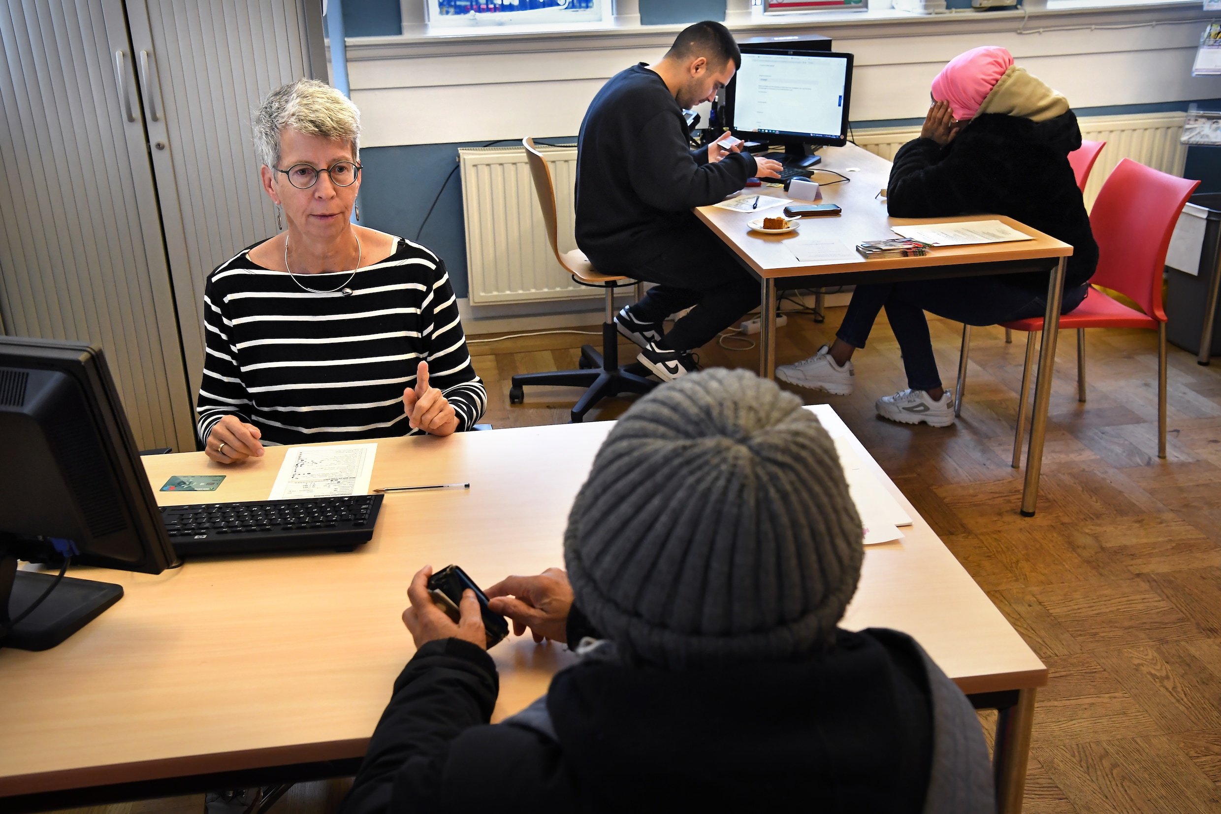 Opinie: Help onze democratie stutten tegen de stormvloed die ...