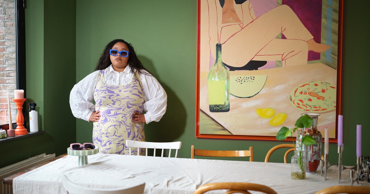 Het enige wat helpt als actrice Sarah Janneh de slaap niet kan vatten ...