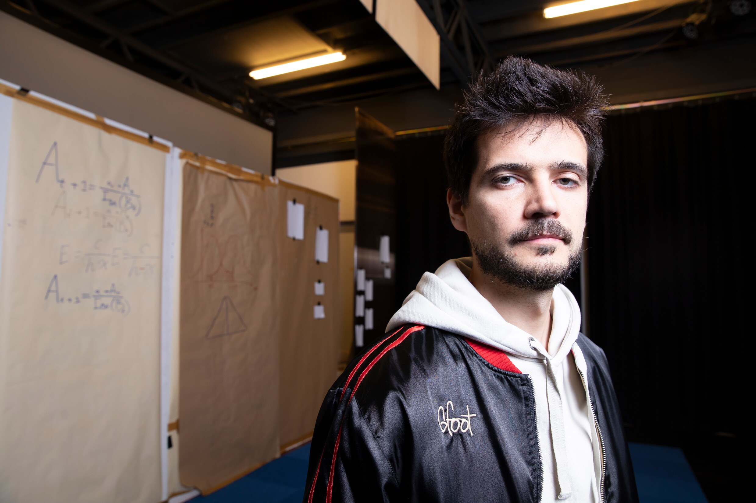 Theatermaker en japanofiel Vanja Rukavina zet een wiskundige formule in ...