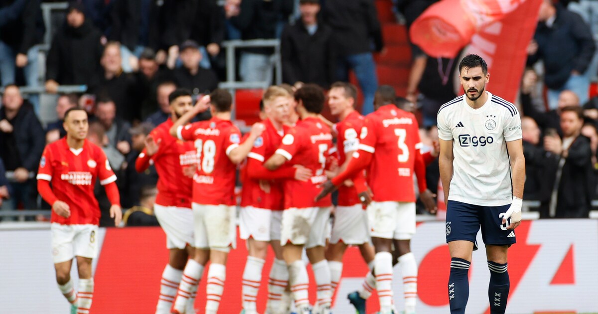 Ajax geeft een teken van leven, maar zakt na ontluisterende nederlaag tegen PSV wel naar laatste ...