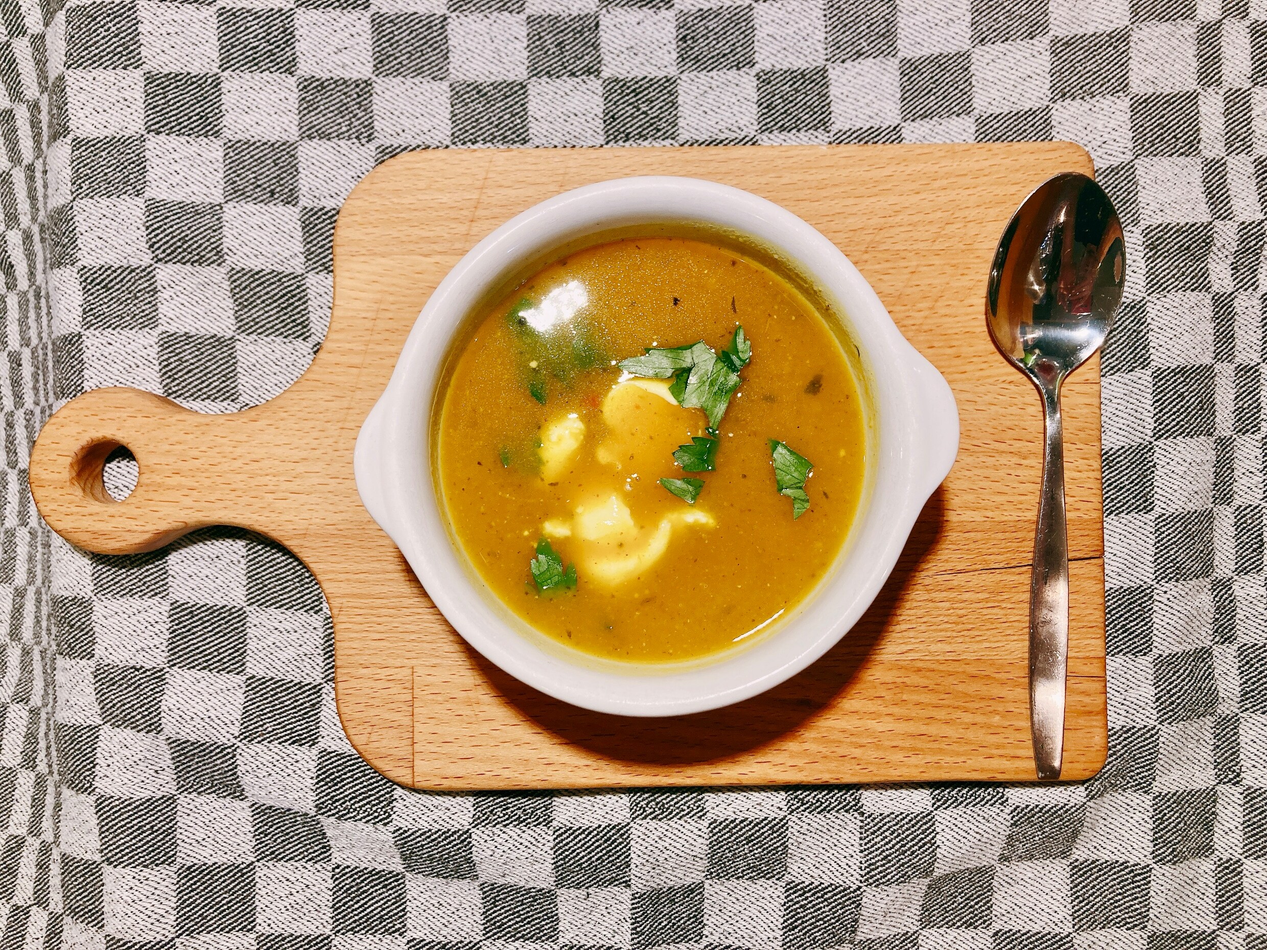 De Volkskeuken: pompoen-linzensoep (veganistisch) | de Volkskrant