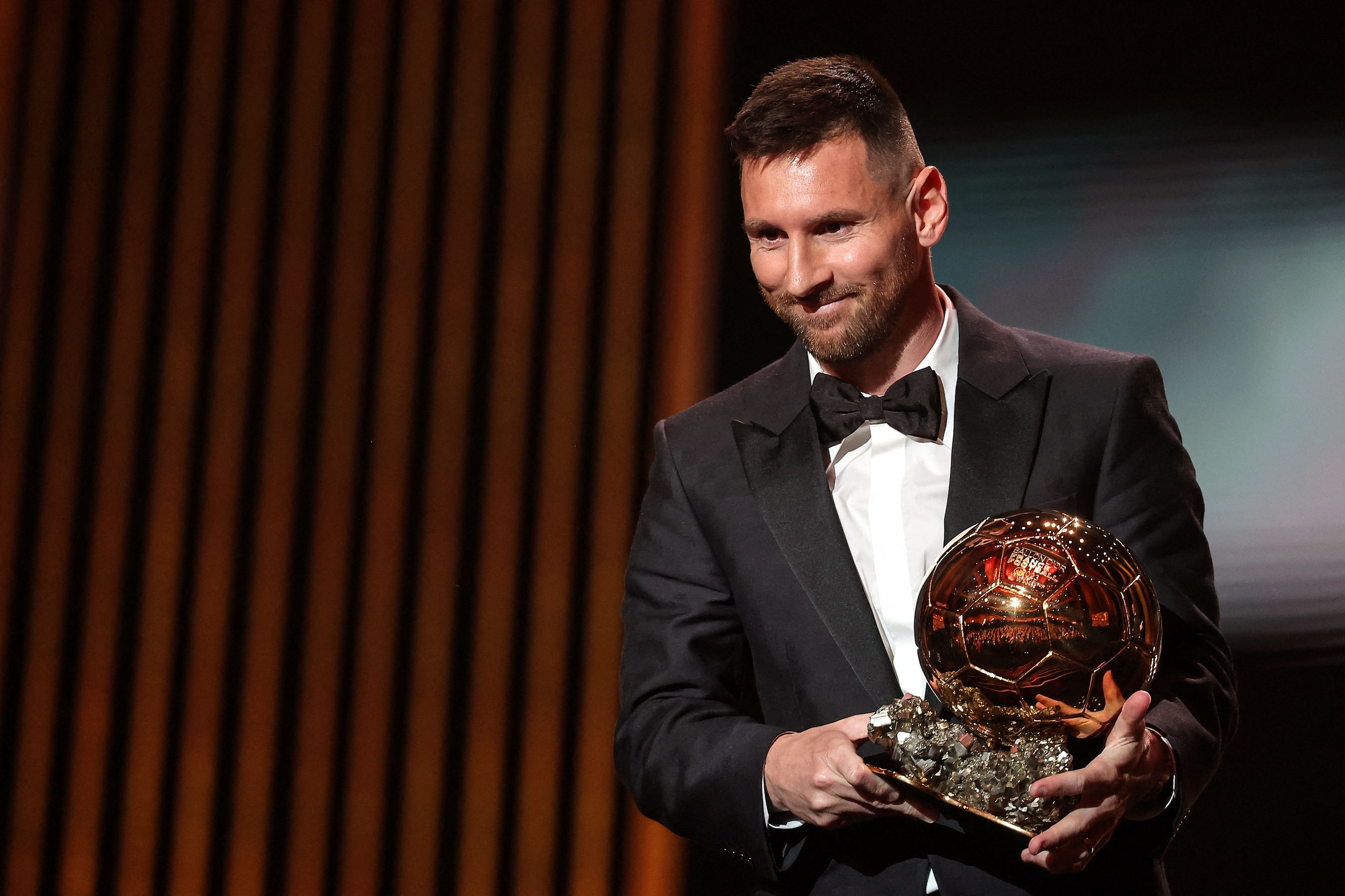 Argentijnse vedette Lionel Messi wint Gouden Bal voor de achtste keer ...