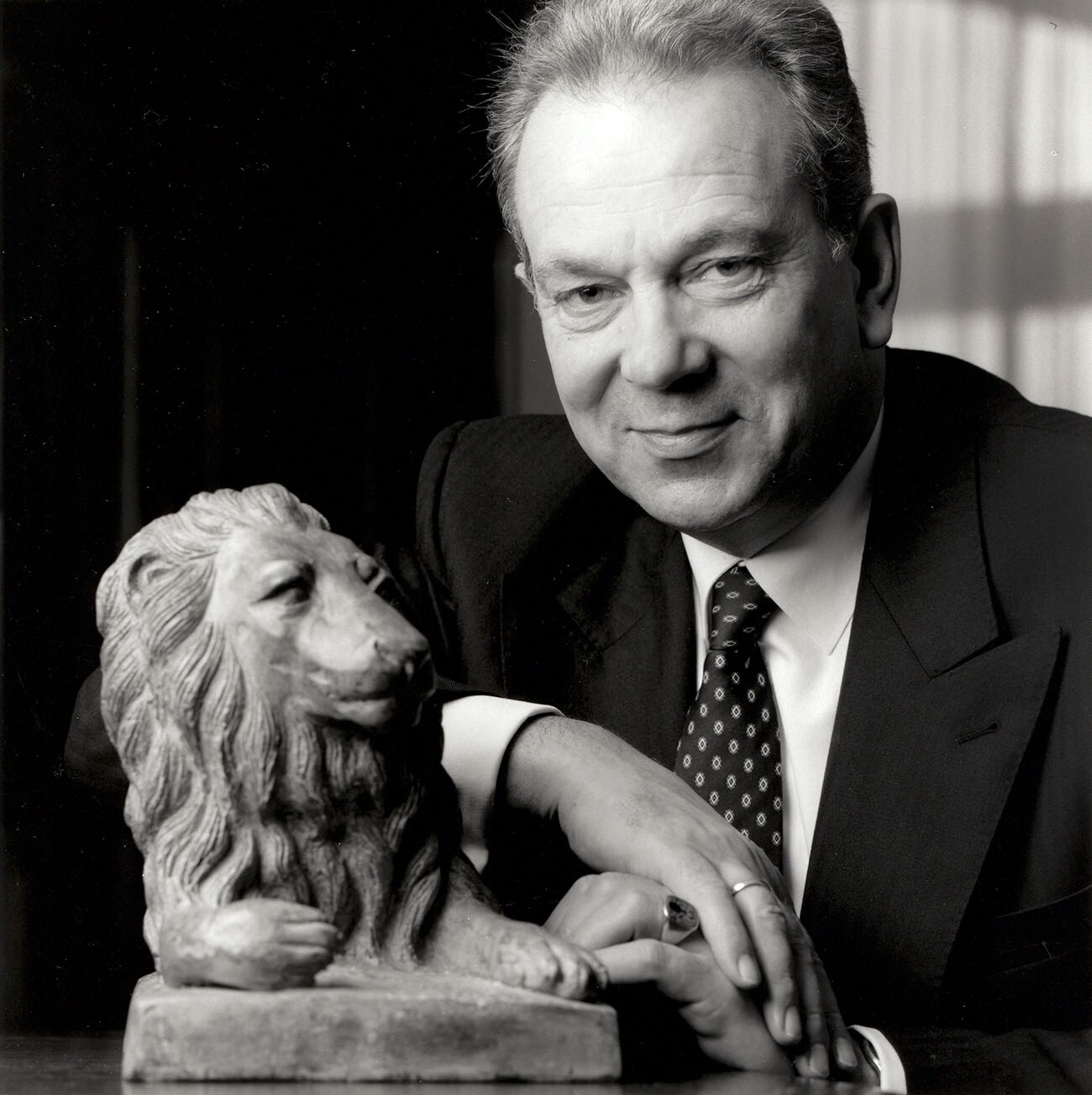 Godfried van der Lugt (1940-2023) was de vader van het thuisbankieren ...