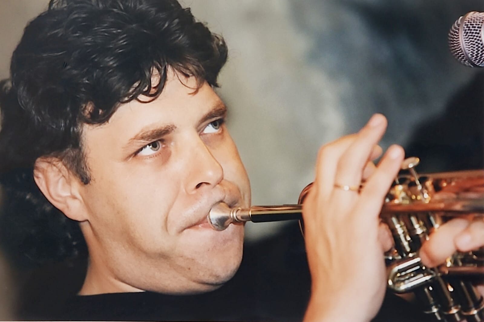 Bandleider René Krans (1959-2023) genoot van het leven en zocht de ...