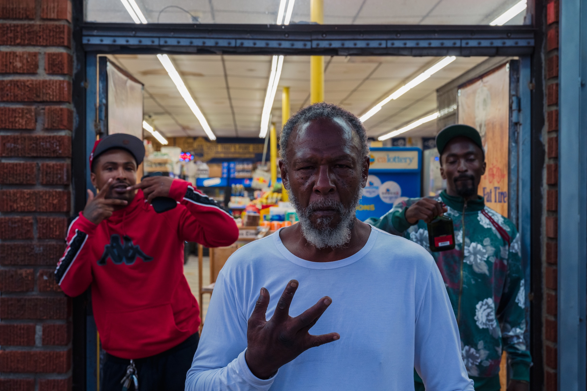 Niet langer kwaad bloed: in Los Angeles bouwen ex-gangsters aan een ...