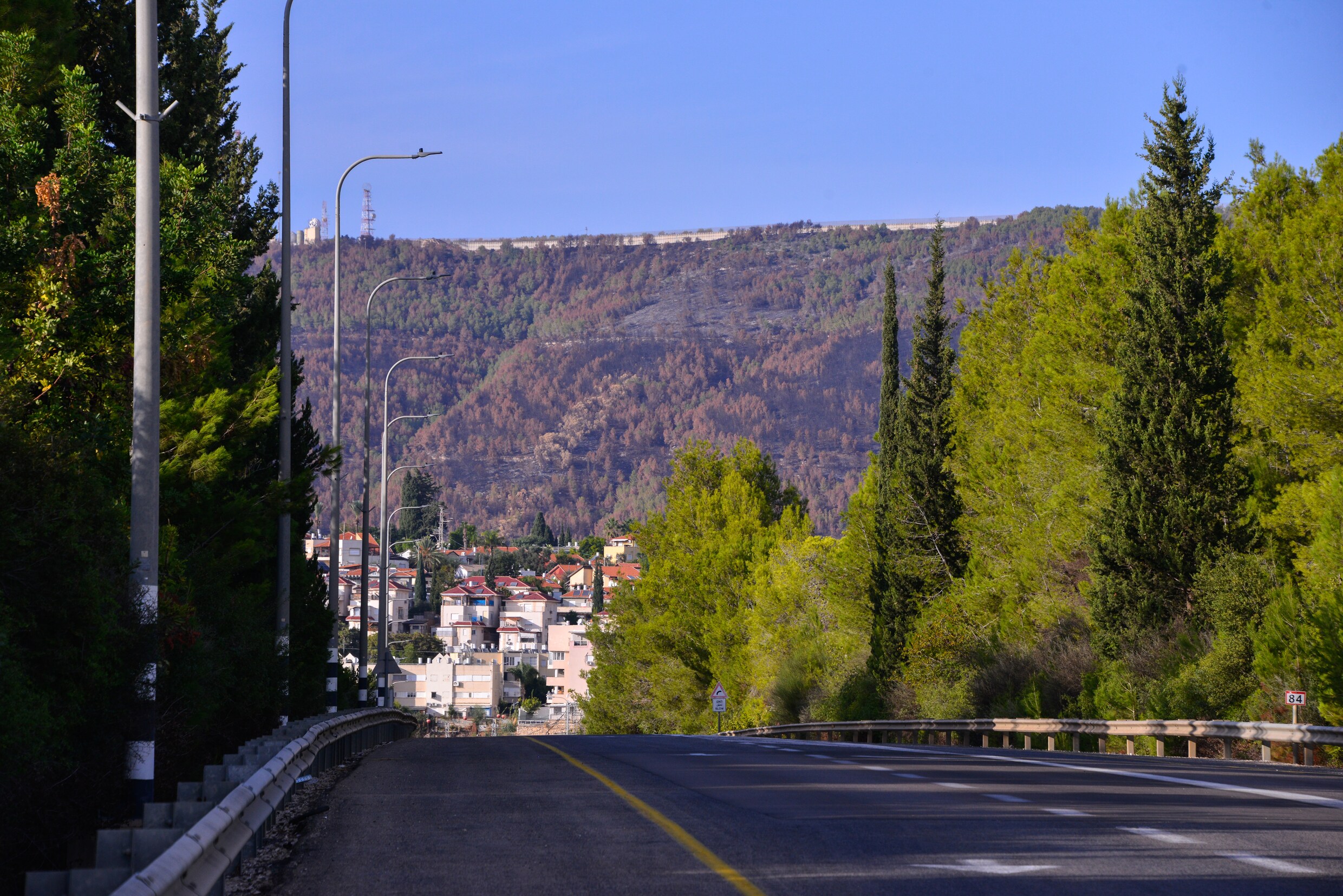 Langs de Libanese grens zijn Israëlische hotels leeg en dorpen verlaten ...