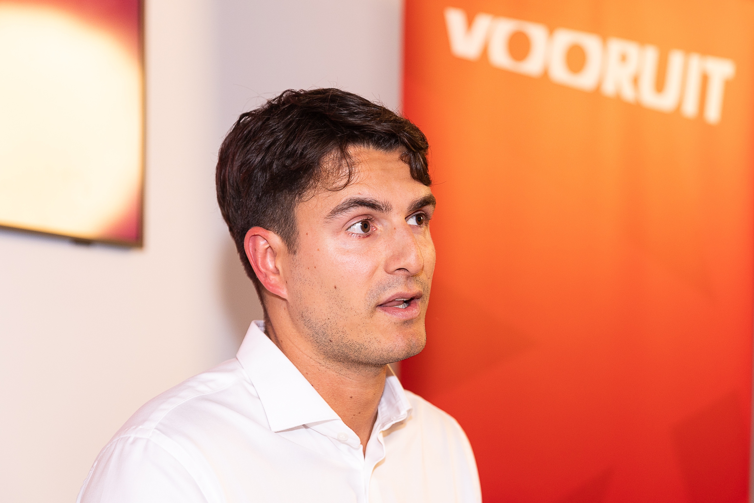 Racistische uitlatingen kosten flamboyante Vlaamse politicus Conner ...