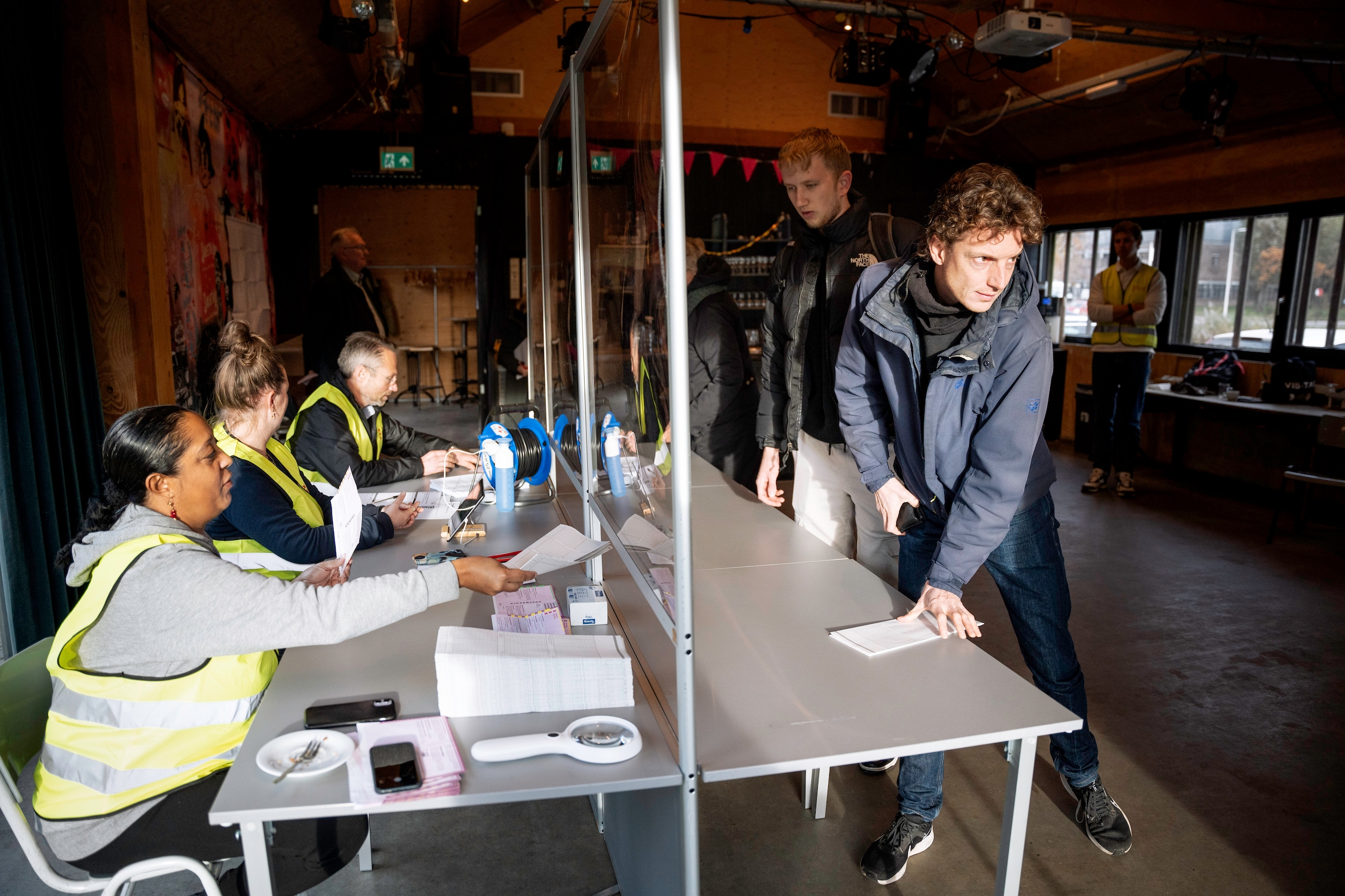 In het stemhokje: ‘Ik dacht nog: hè, is er een nieuwe lijsttrekker? Wat ...