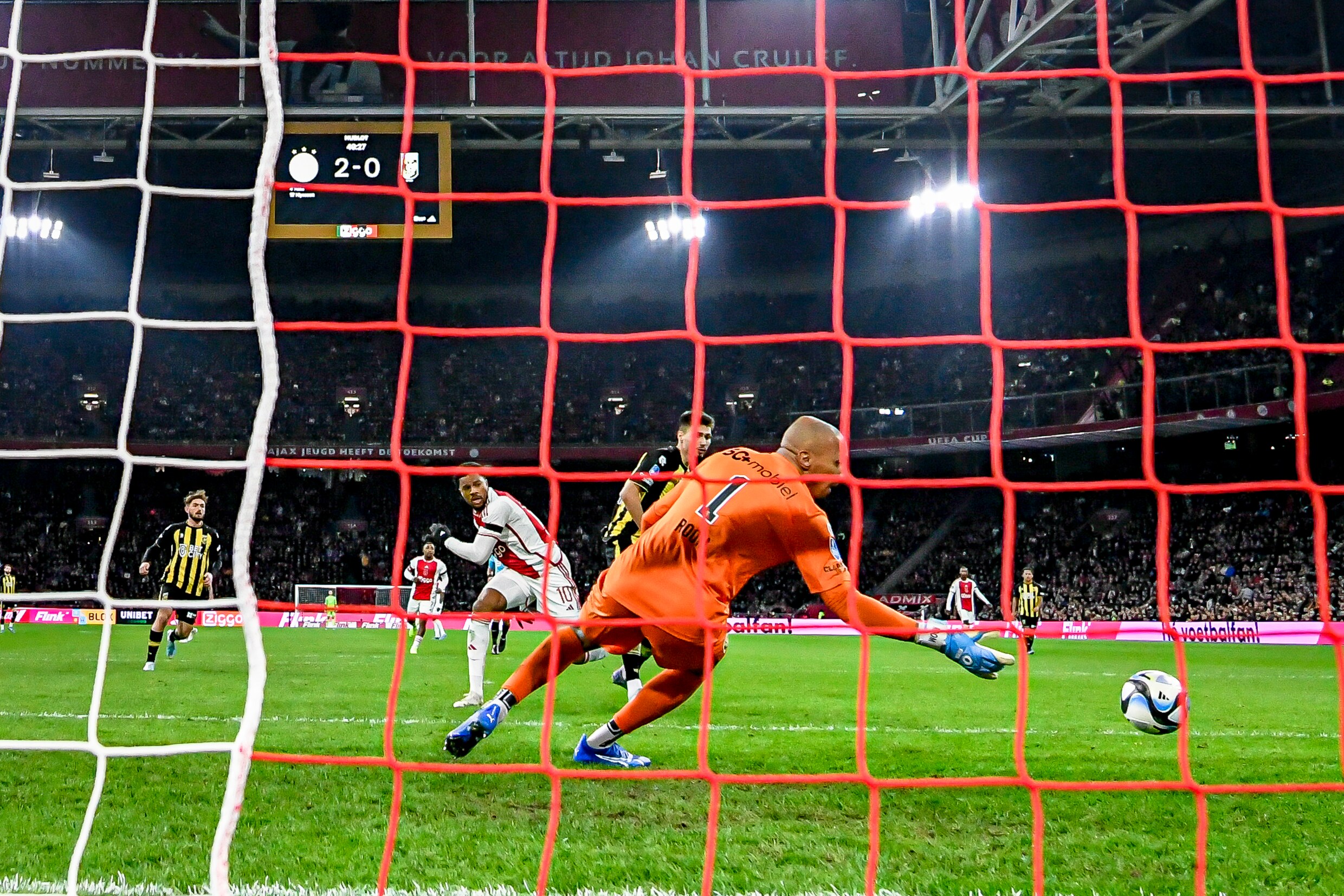 Ajax trakteert publiek op show (5-0) die zo vaak uitbleef dit seizoen | de Volkskrant