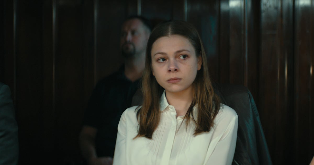 ‘A Nearly Normal Family’ is naast een spannende misdaadserie ook een ...