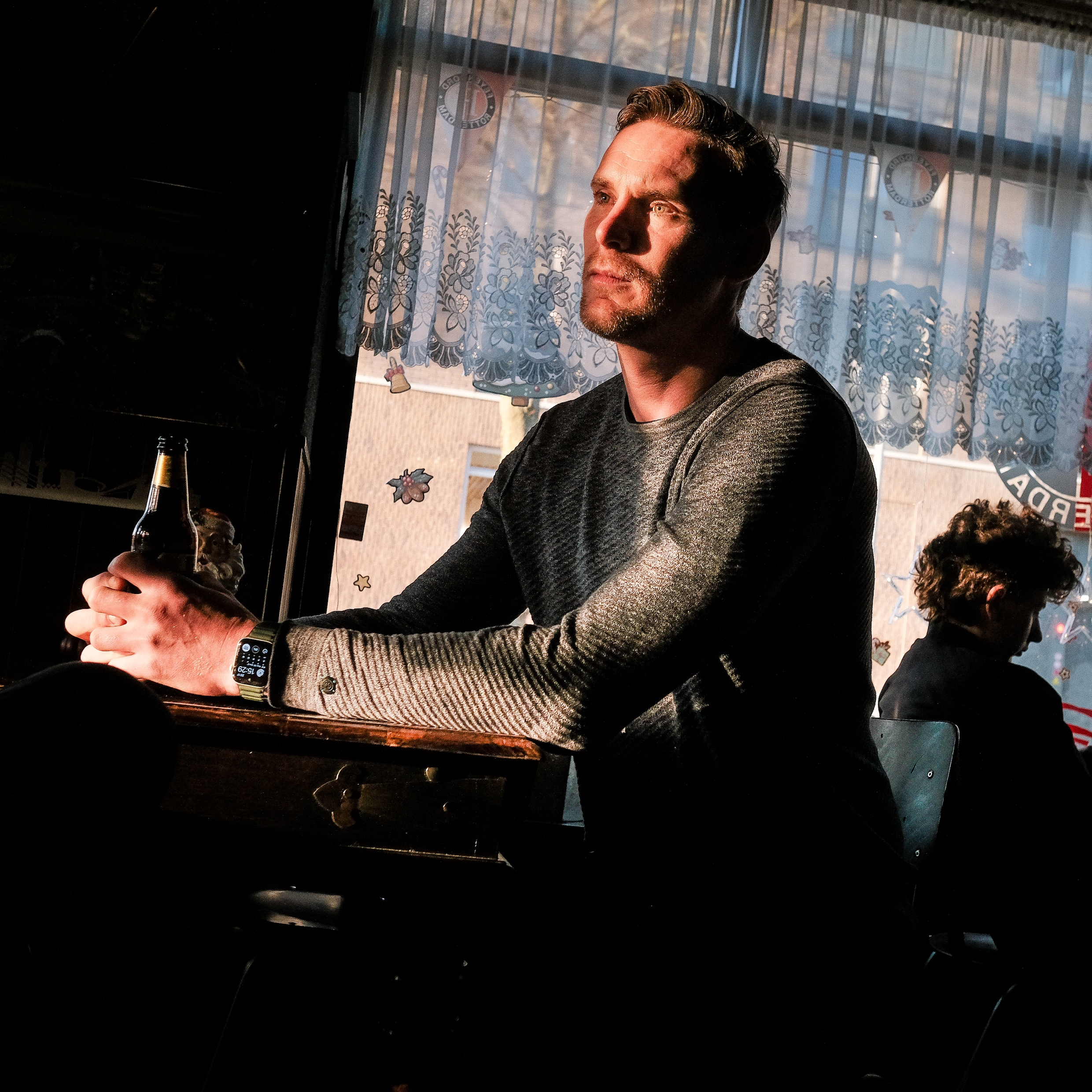 Hij richtte de vereniging voor lhbti-fans van Feyenoord op, maar kan ...