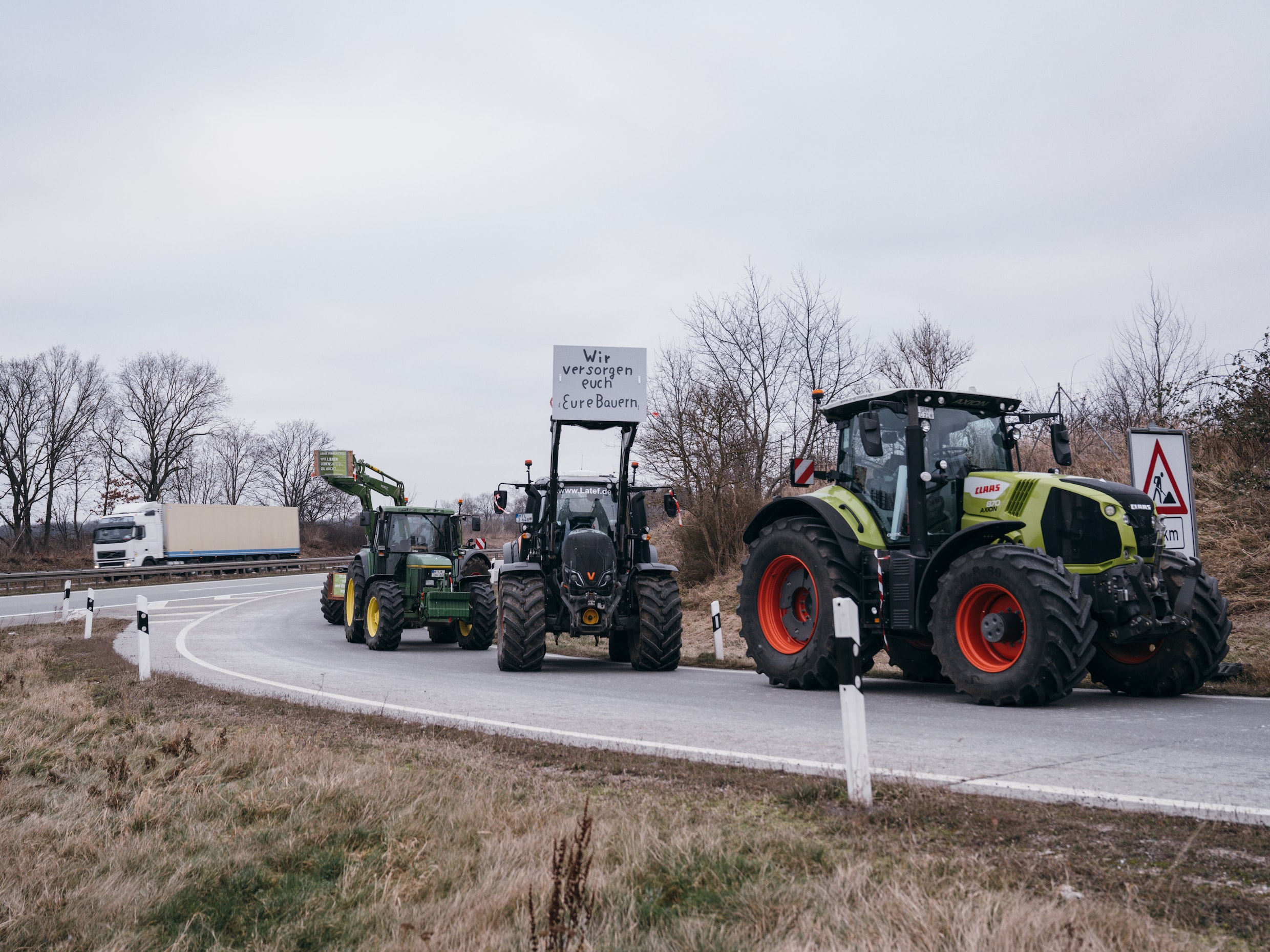 De Week van de Woede is begonnen: Duitse boeren blokkeren massaal ... De Week van de Woede is begonnen: Duitse boeren blokkeren massaal ...