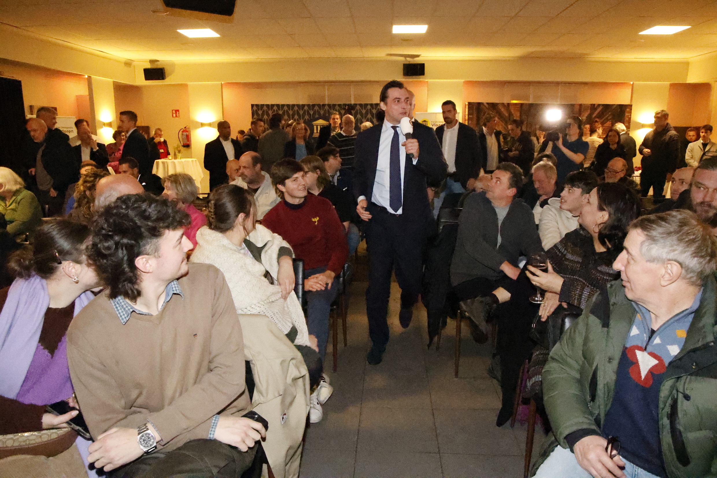 Baudet lanceert Vlaamse tak van extreem-rechtse FvD: ‘We zijn één natie’ | de Volkskrant