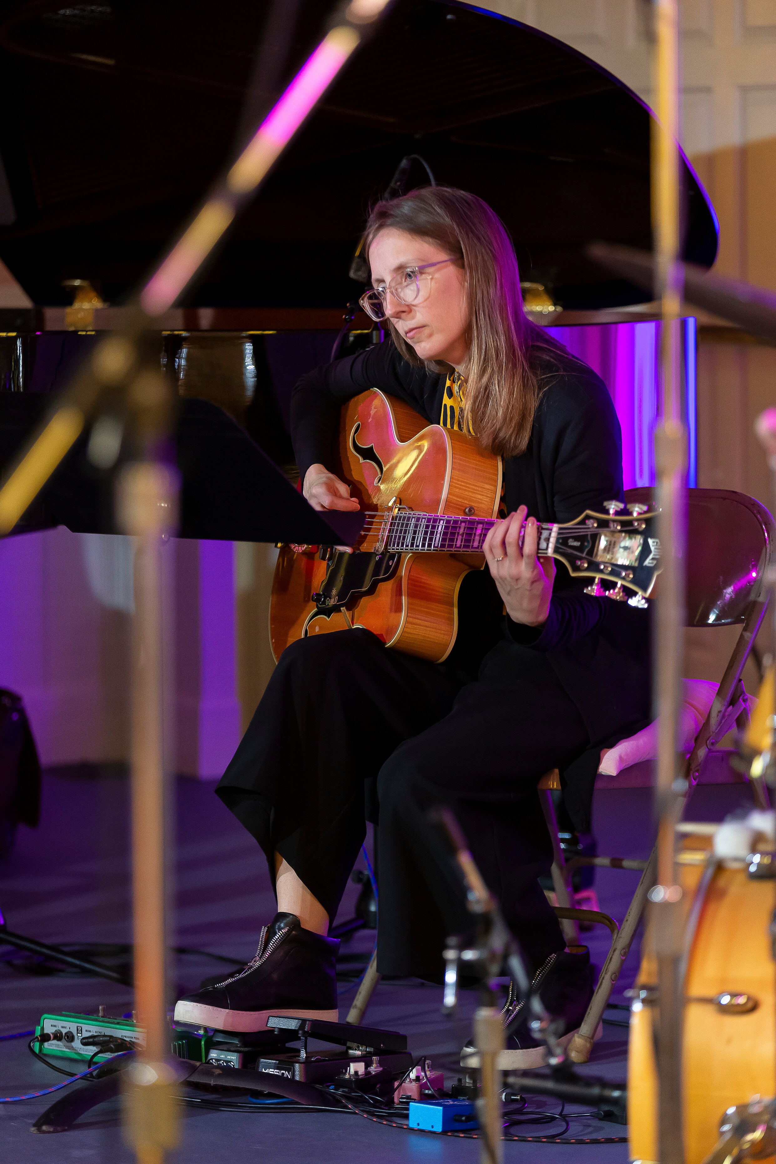 Het nieuwe werk van Mary Halvorson, dat ze presenteerde in het ...