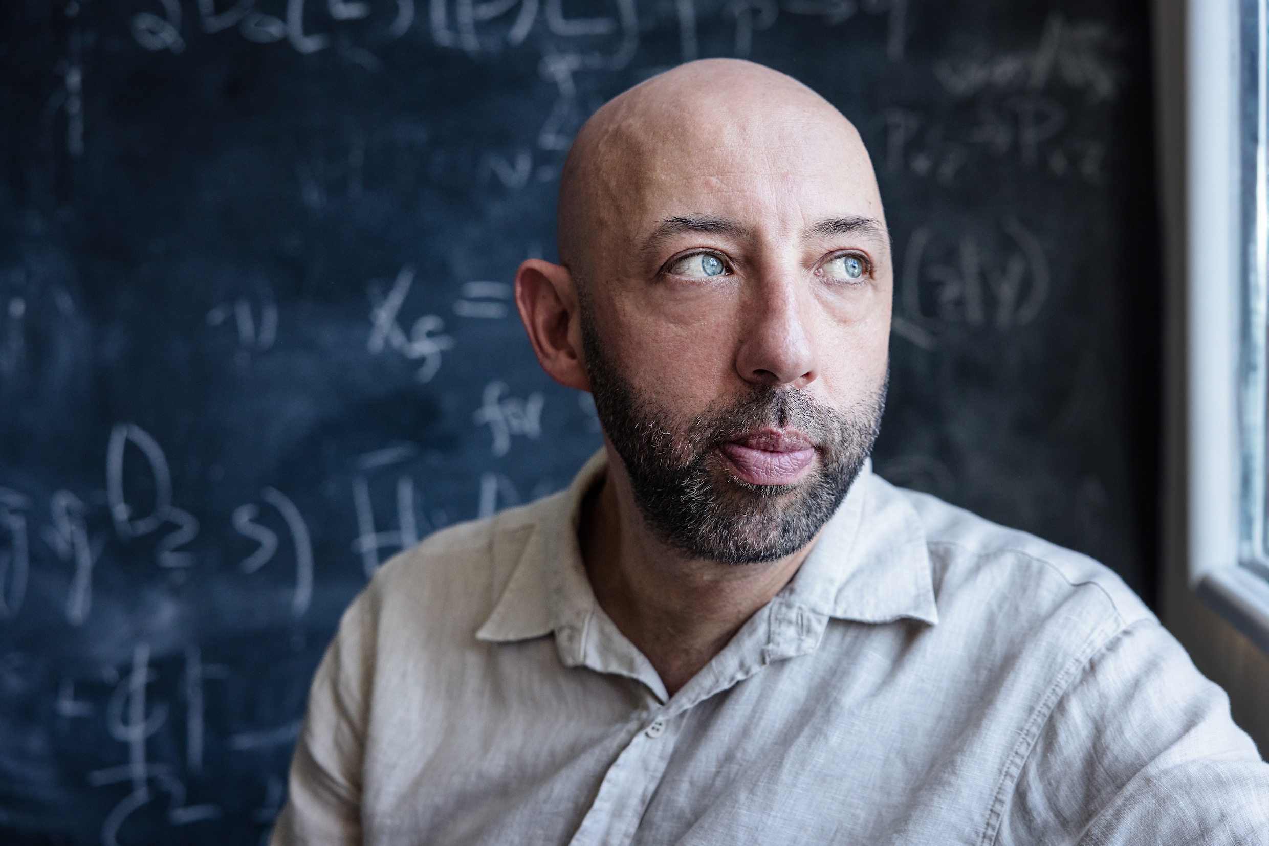 Deze natuurkundige wil het grootste probleem in de fysica oplossen met ...