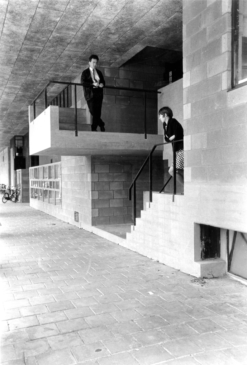 ‘Vijandige architectuur’ maakt de openbare ruimte minder toegankelijk. ‘Voor spontaan ...