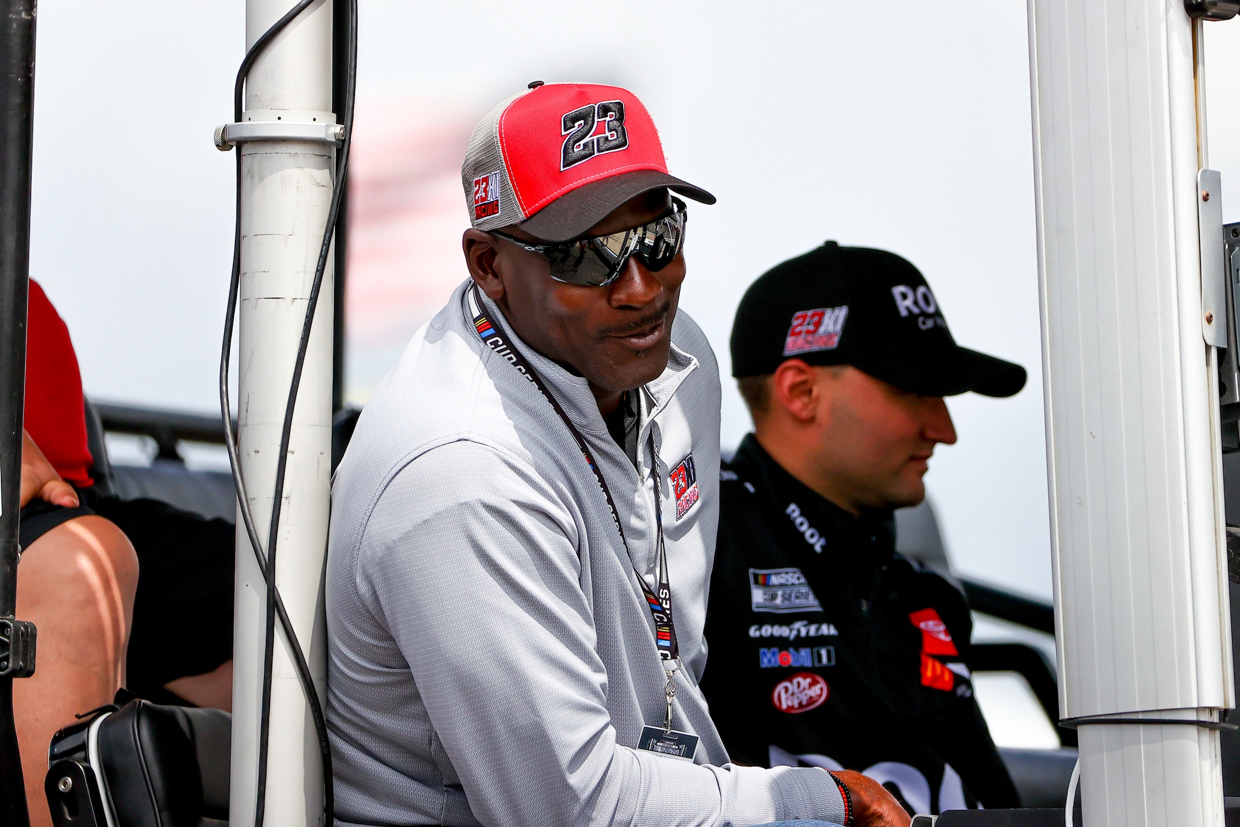 Autosportfan Michael Jordan is vast van plan de witte Nascar-klasse ...