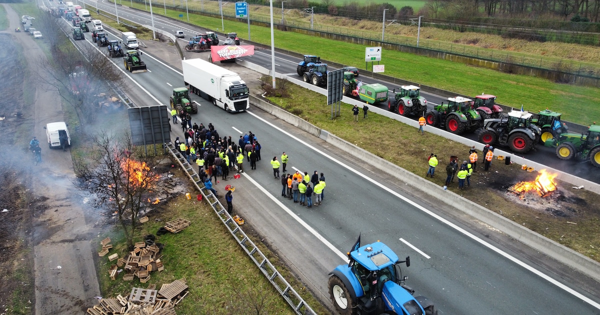 Protesterende boeren blokkeren nog altijd Nederlands-Belgische grens ...