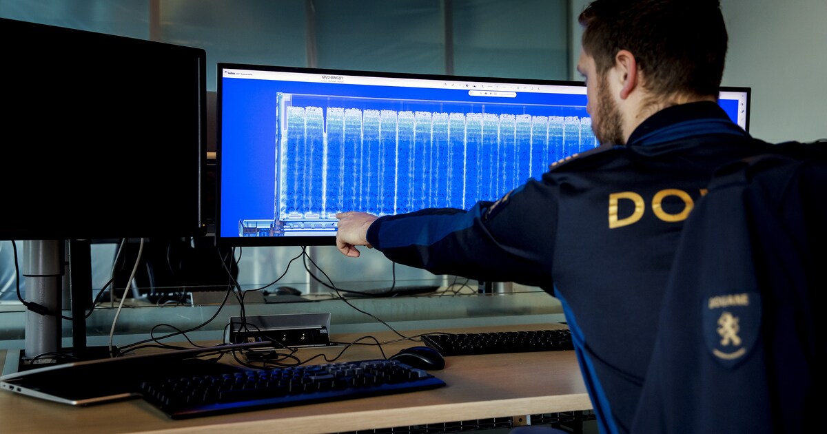 Opinie: Kabinet moet alerter zijn op spionage met Chinese scanners bij ...