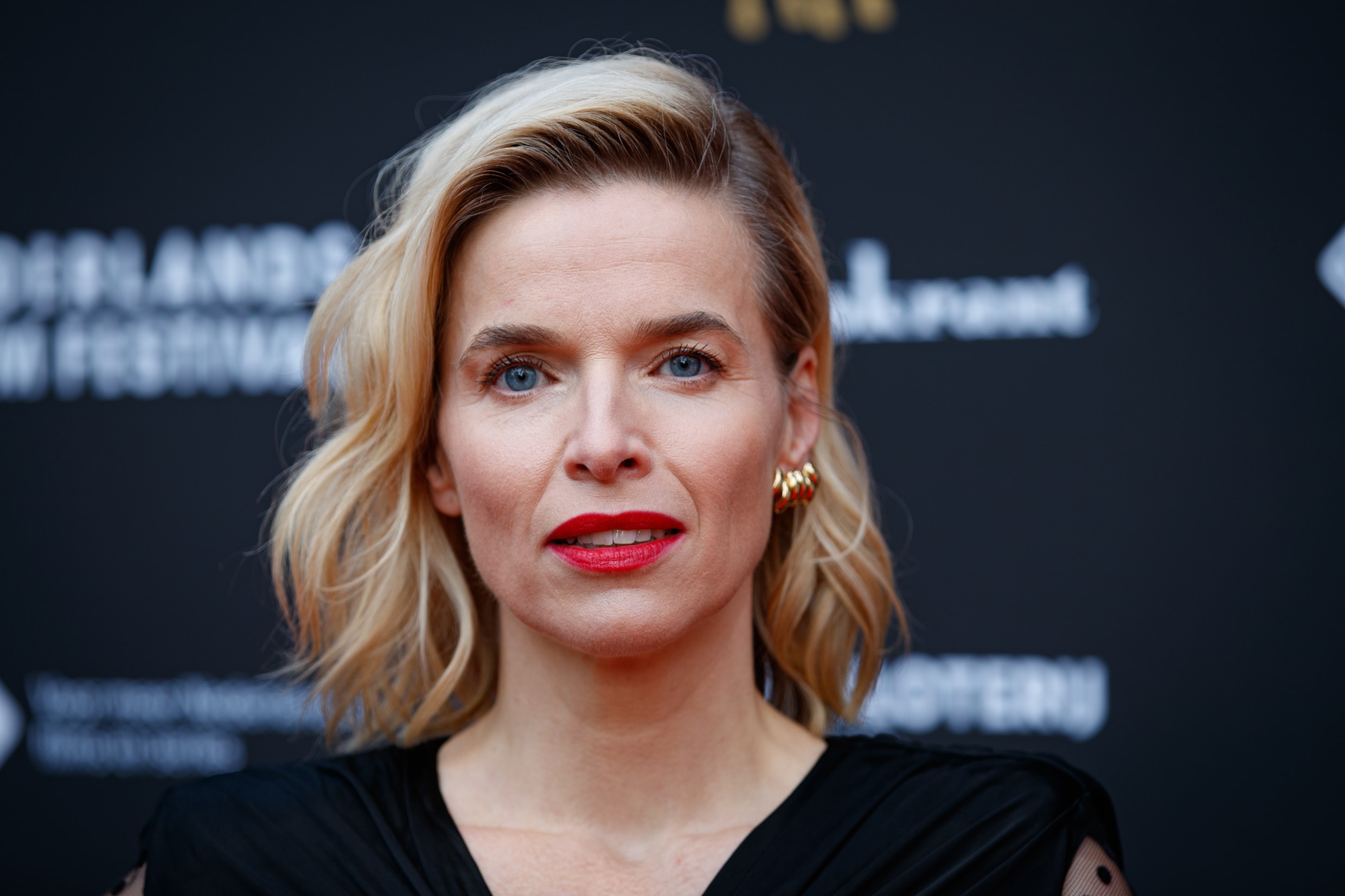 Acteurs Thekla Reuten, Jacqueline Blom en Gijs Scholten van Aschat ...