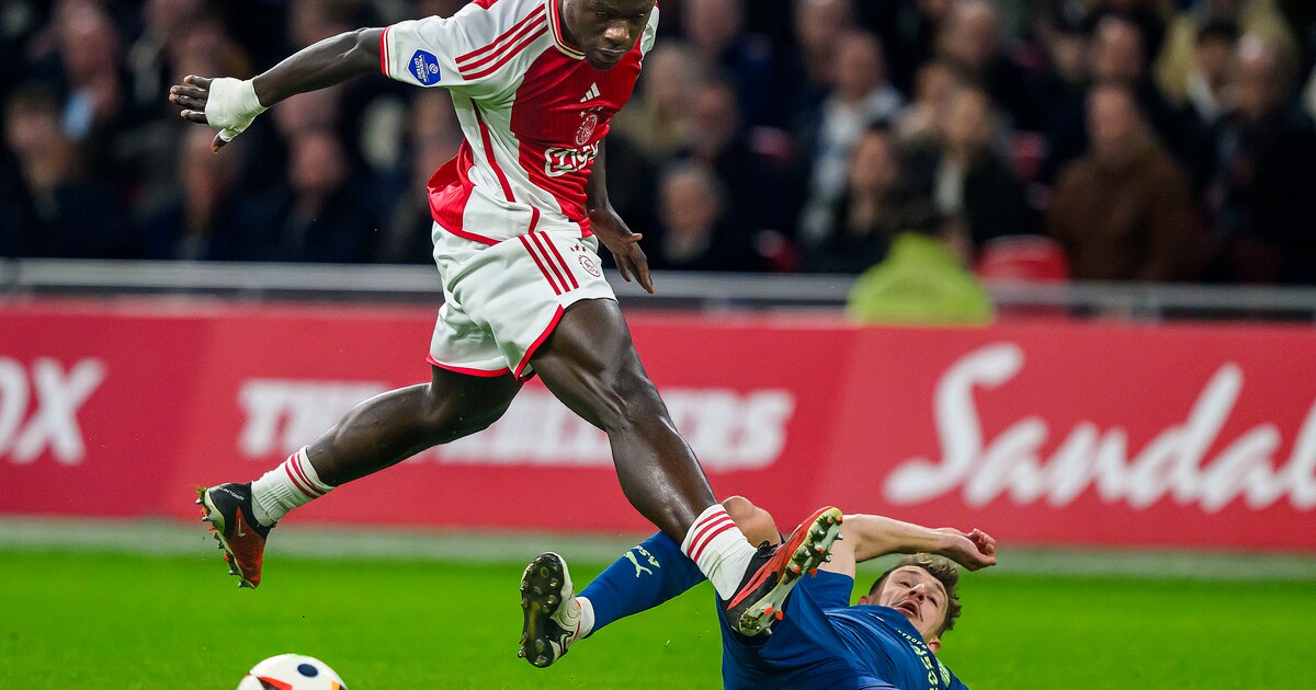 Het is een hele klus voor Henderson om lijn te brengen in spel Ajax ...