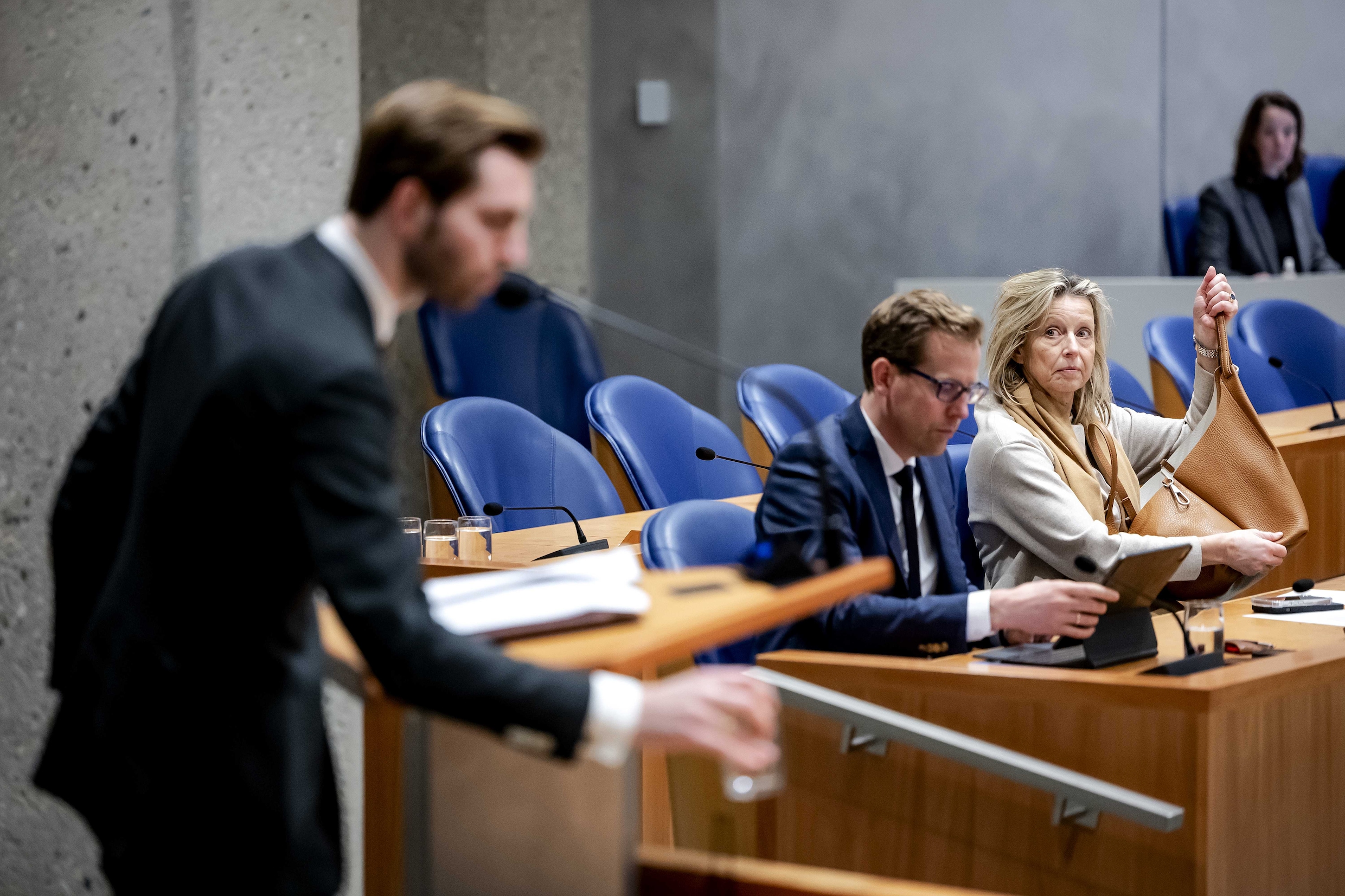 Kamer is het eens dát er dreiging is, maar niet over uit welke hoek die ...