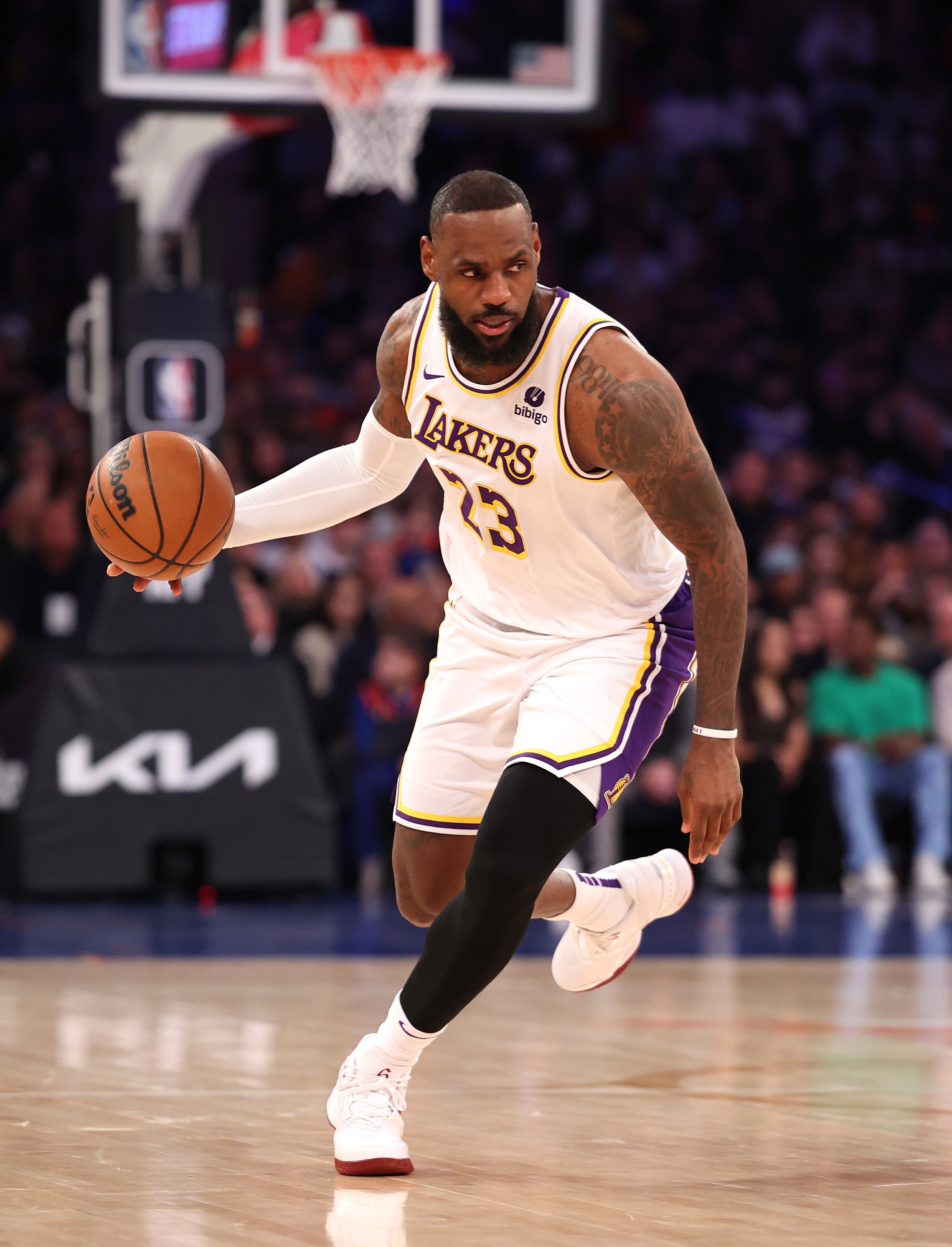 Maakt basketbalvedette LeBron James aan het einde van zijn carrière nog één keer een overstap ...