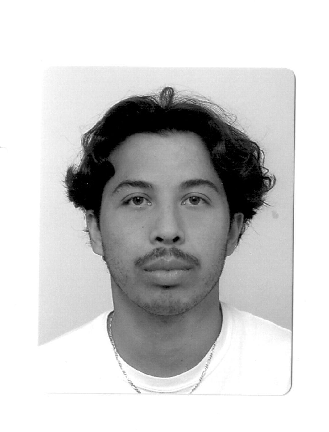 Het ‘zelfportret’ van kunstenaar Nazif Lopulissa vertelt een groter ...